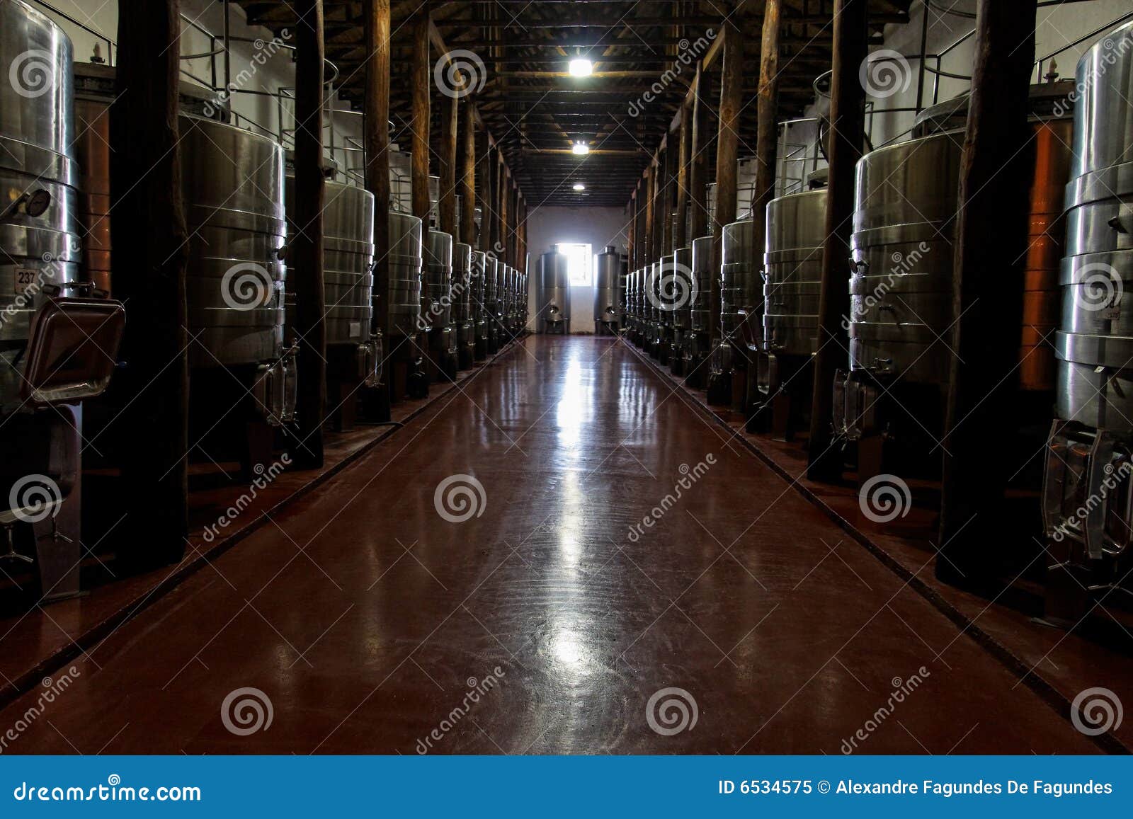 Sitio grande del lagar imagen de archivo. Imagen de latino - 6534575