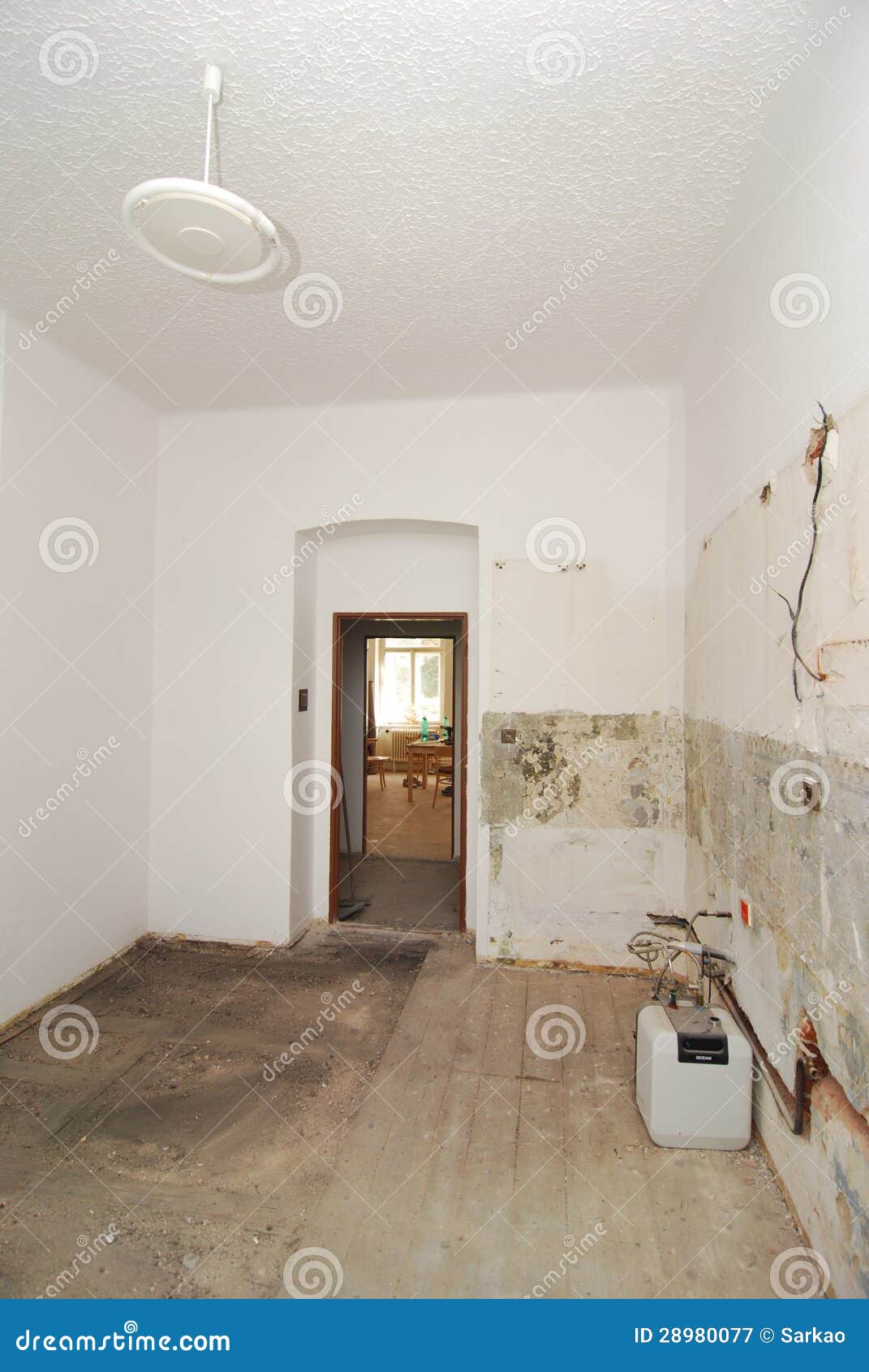 Sitio vacío feo imagen de archivo. Imagen de sitio, madera - 28980077