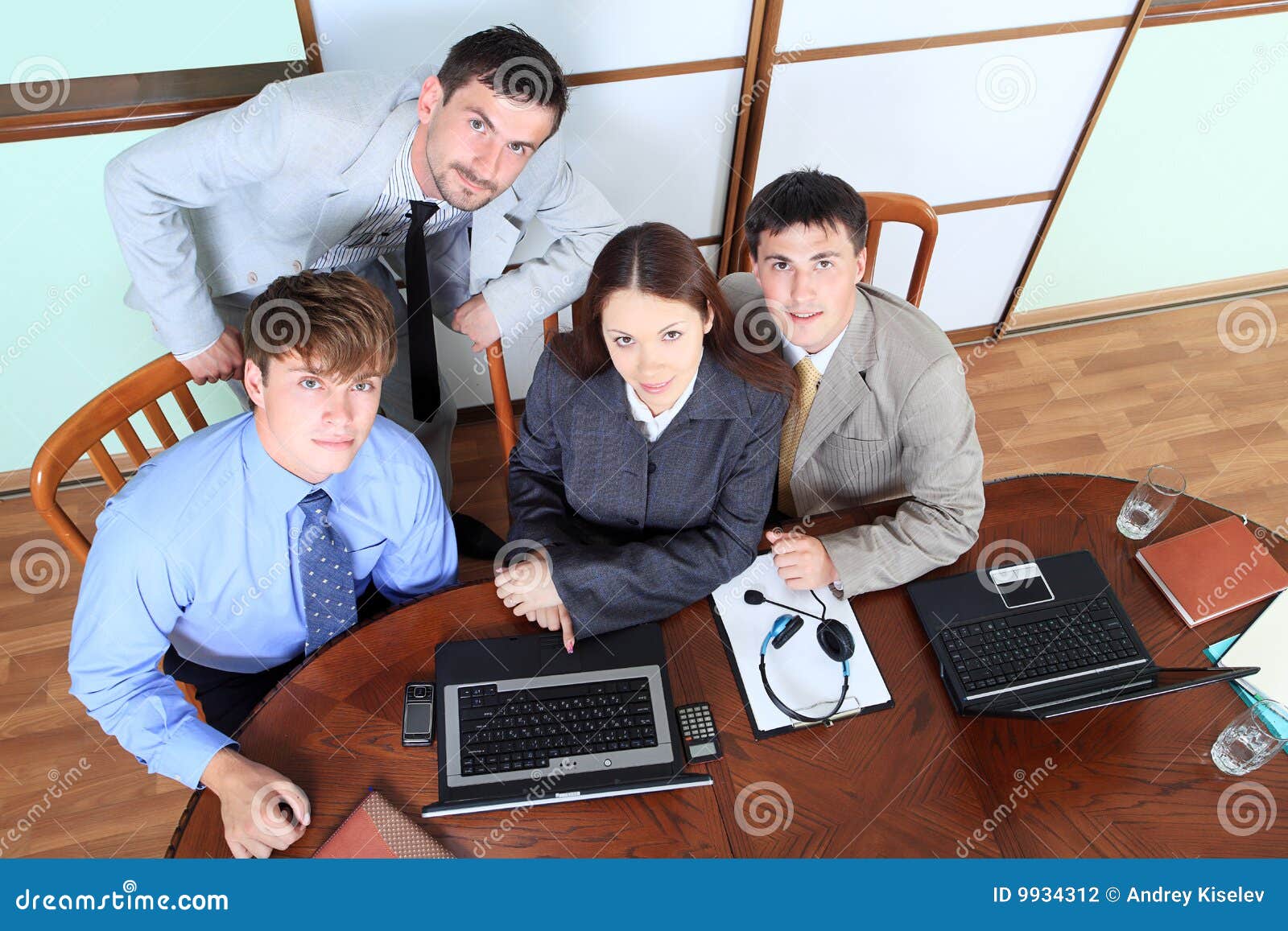 Sitzung stockfoto. Bild von büro, lächeln, finanzierung - 9934312
