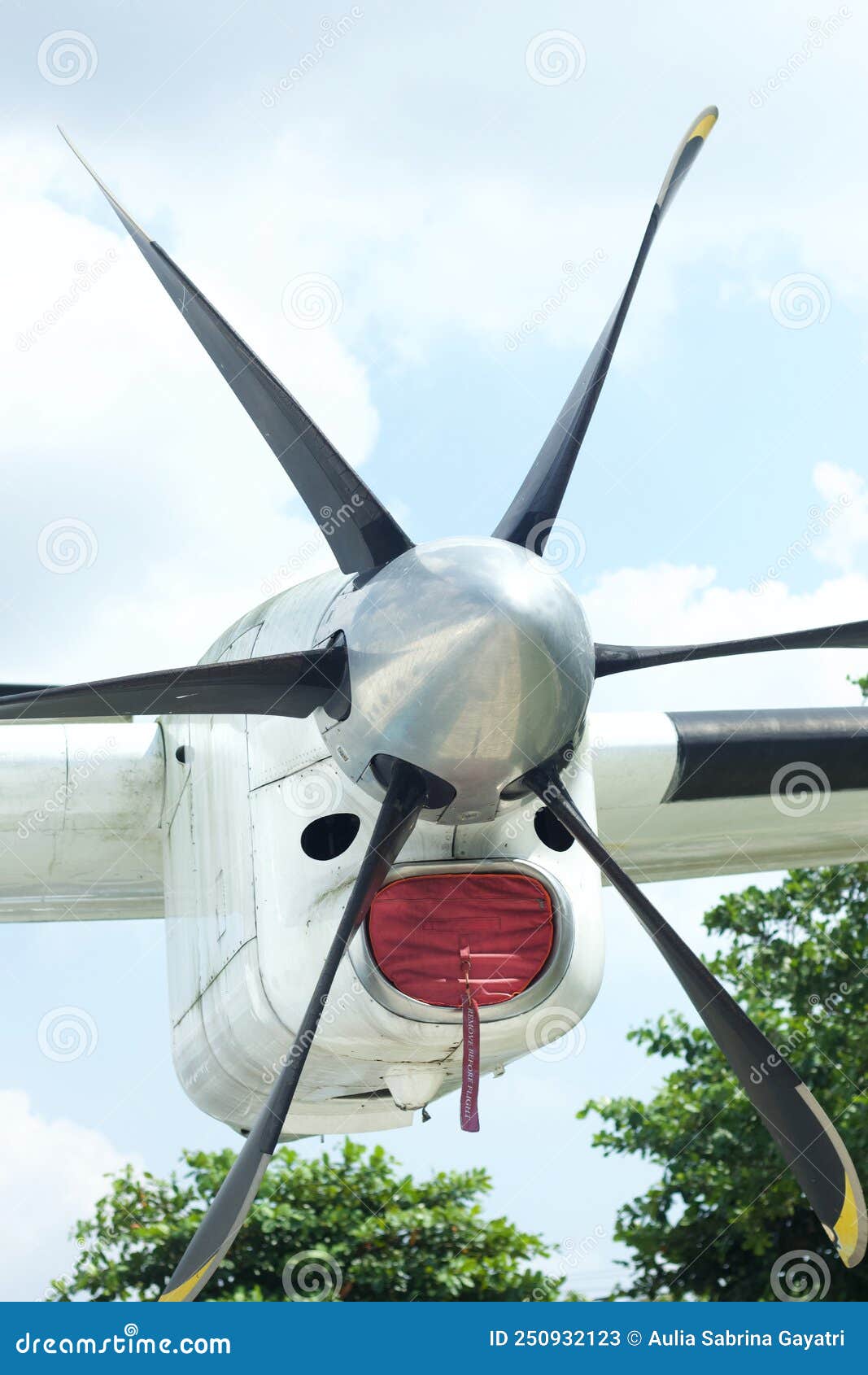 Six-bladed Old Aircraft Propellers Stock Image - Image of rotor ...