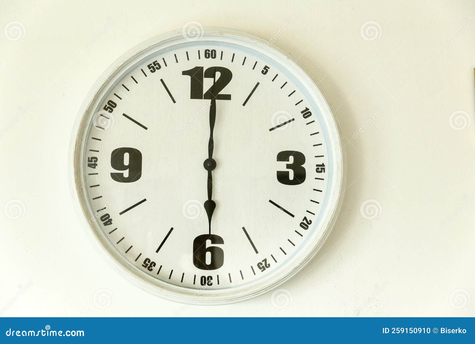 Six O`clock at the Wall Watch Stock Photo - Image of white, period ...