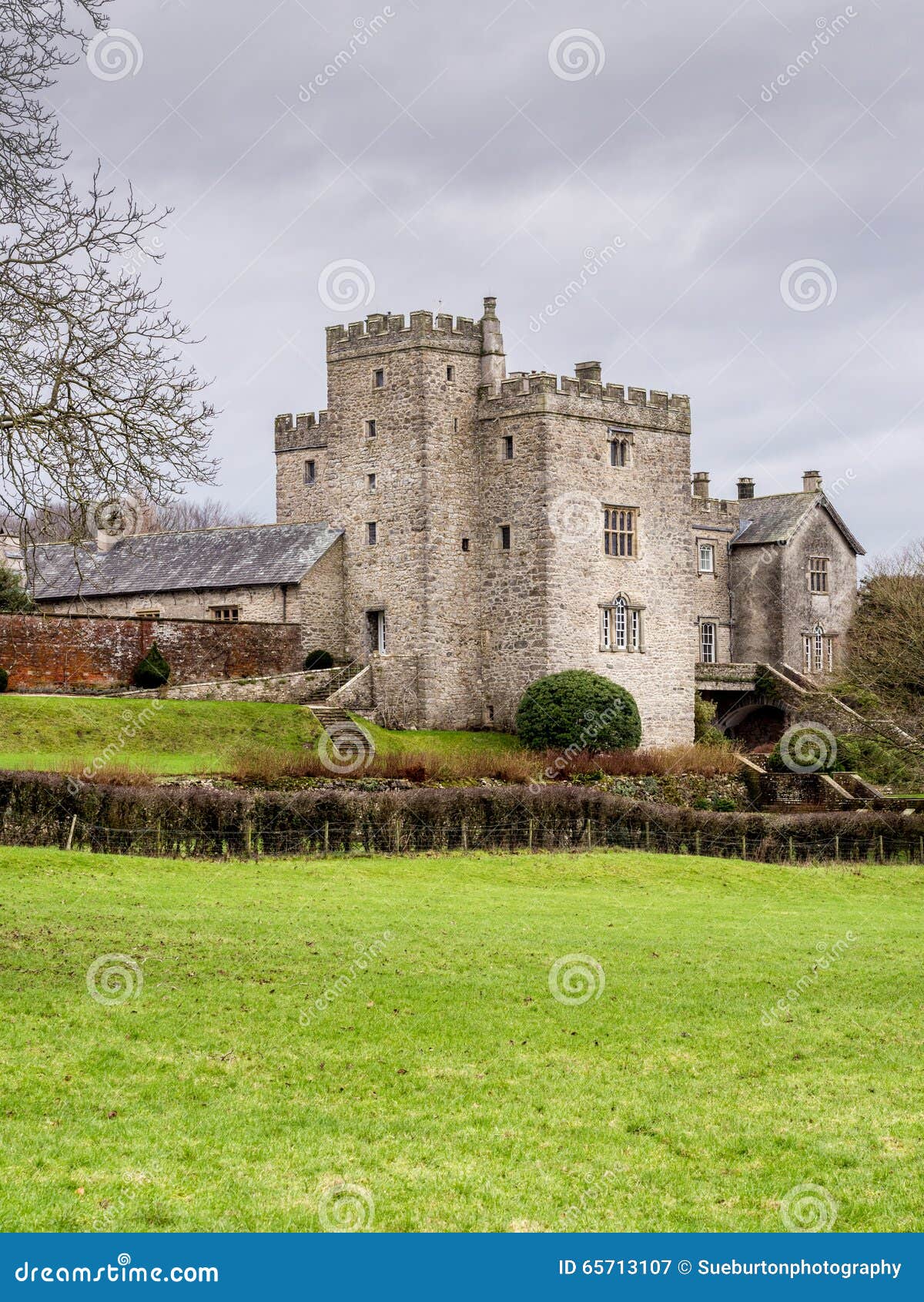 Sizegh castle editorial photography. Image of trees, architectual ...