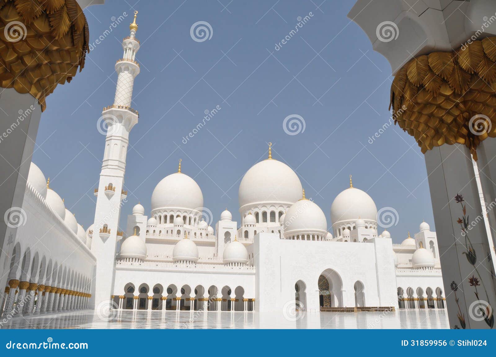 Sjeik Zayed Grand Mosque stock foto. Image of arabier - 31859956