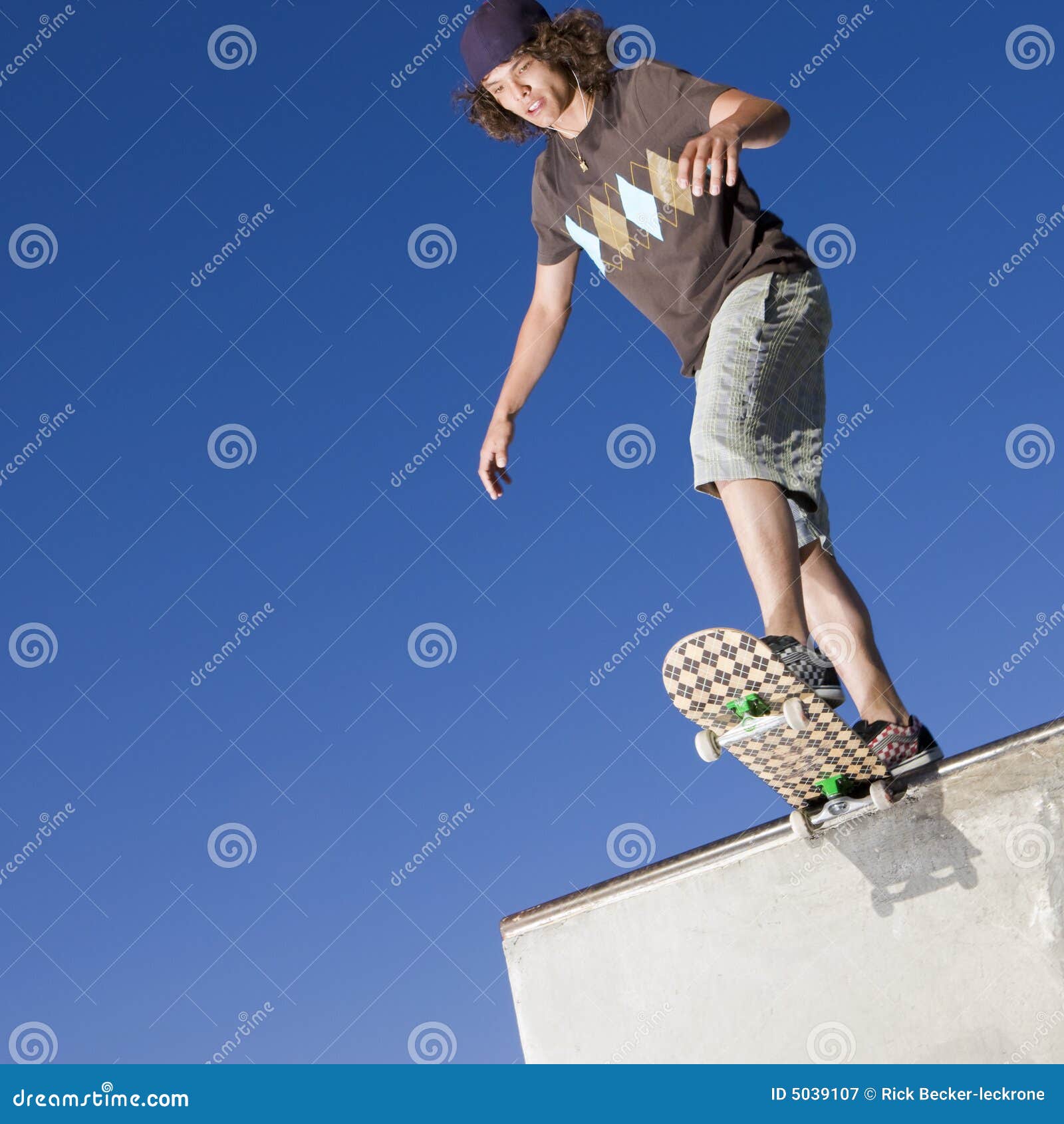 Skateboard tricks stock image. Image of outdoors, sports - 5039107