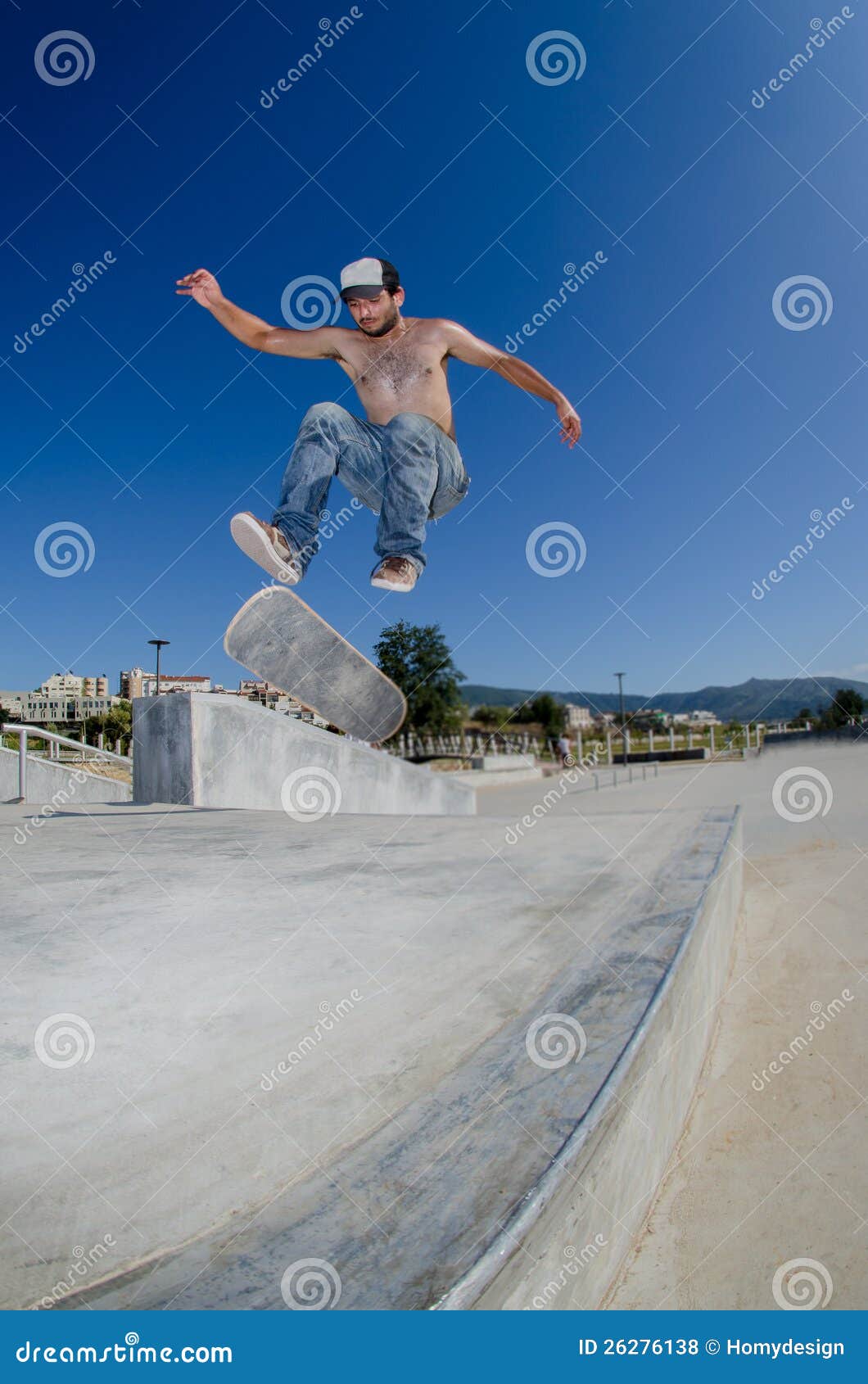 Skateboarder on a Flip Trick Stock Photo - Image of summer, dark: 26276138
