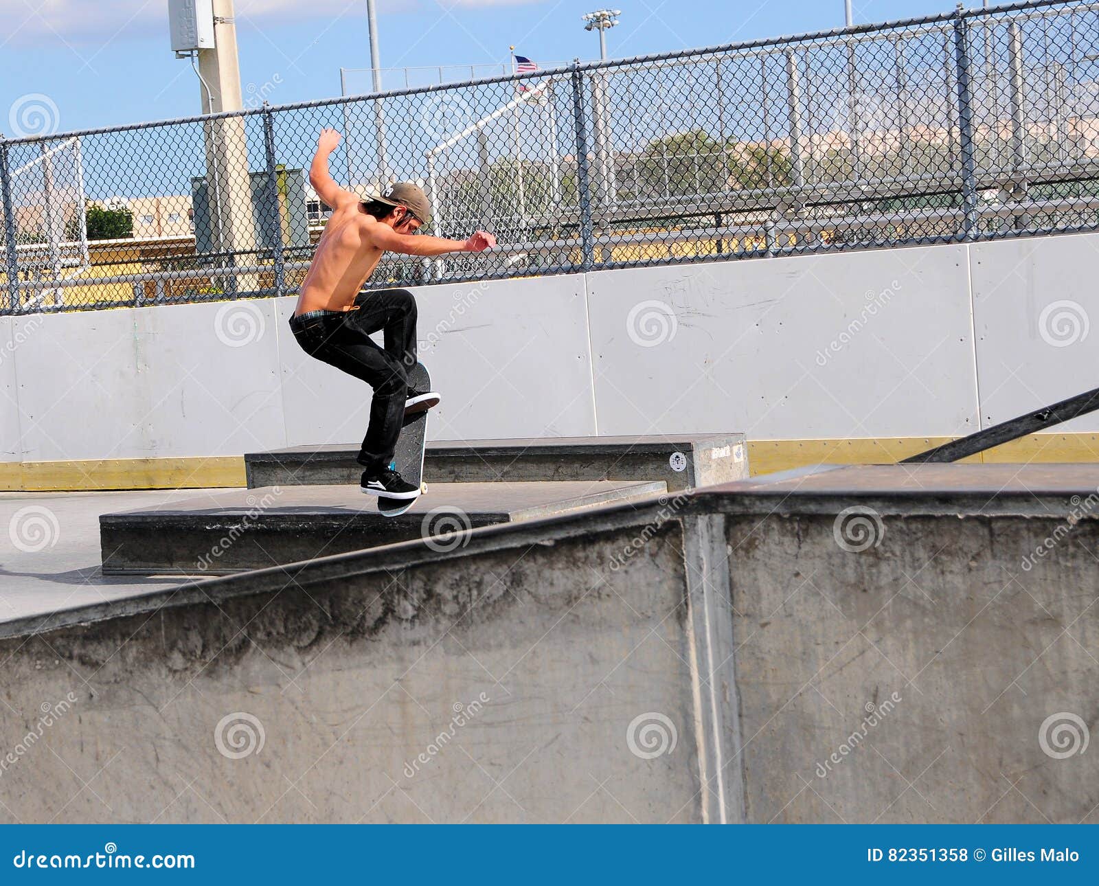 Skateboarding di Ollie fotografia stock editoriale. Immagine di mosca ...