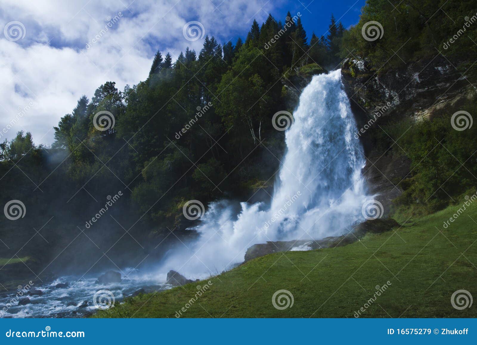 Skeie Waterfall, Norway stock image. Image of scandinavia - 16575279
