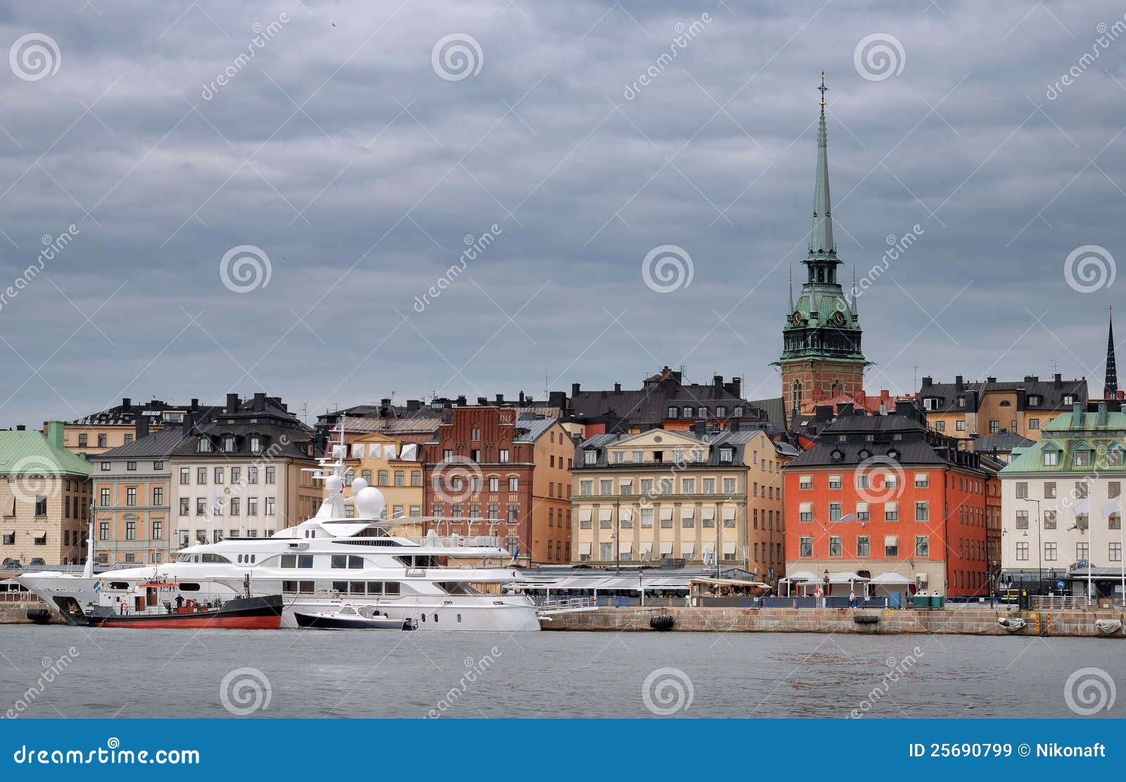 Skeppsbrokajen. imagem de stock. Imagem de residencial - 25690799