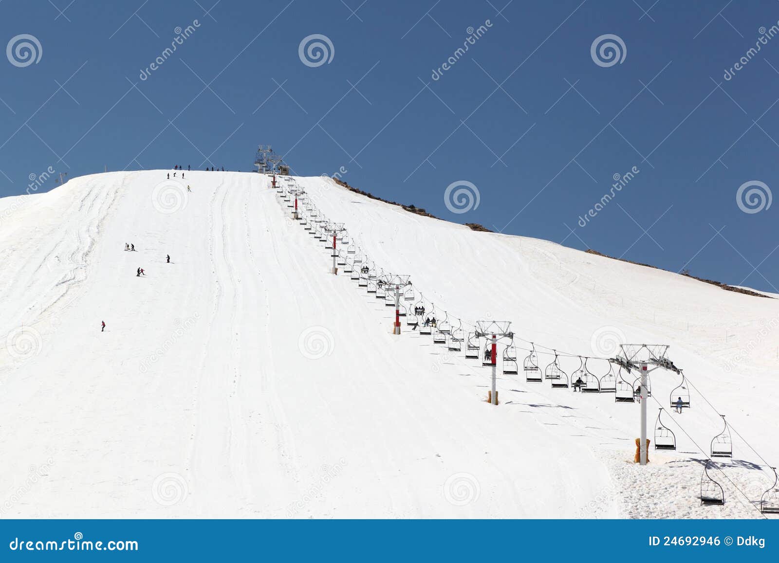 Ski Au Liban (Moyen-Orient) Photo stock - Image du touristes, neige ...