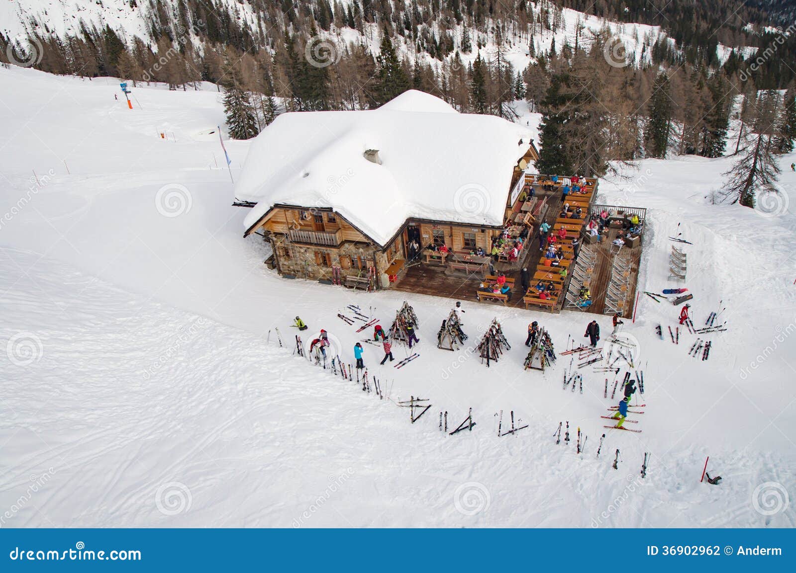 Ski Bar Stock Photos - 634 Images