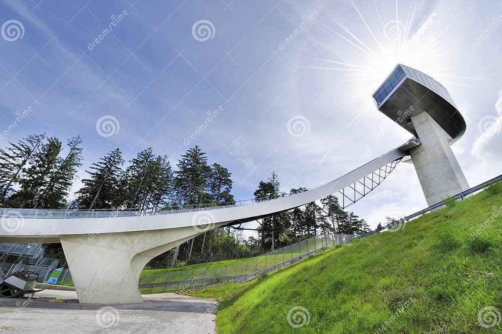Ski Jumping Ramp photo stock éditorial. Image du soleil - 45654838