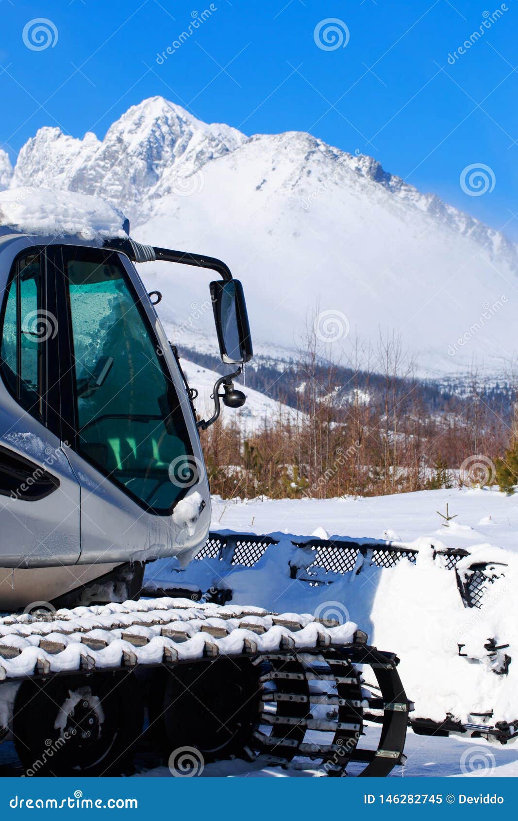 Ski Slope Preparation Machine Stock Image - Image of sport, recreation ...