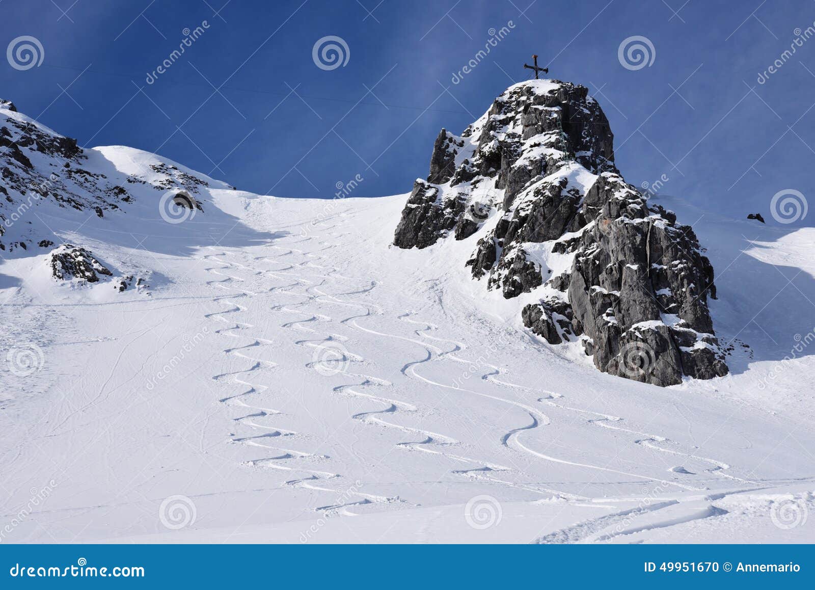 Ski Tracks stock foto. Image of bijhouden, wildernis - 49951670