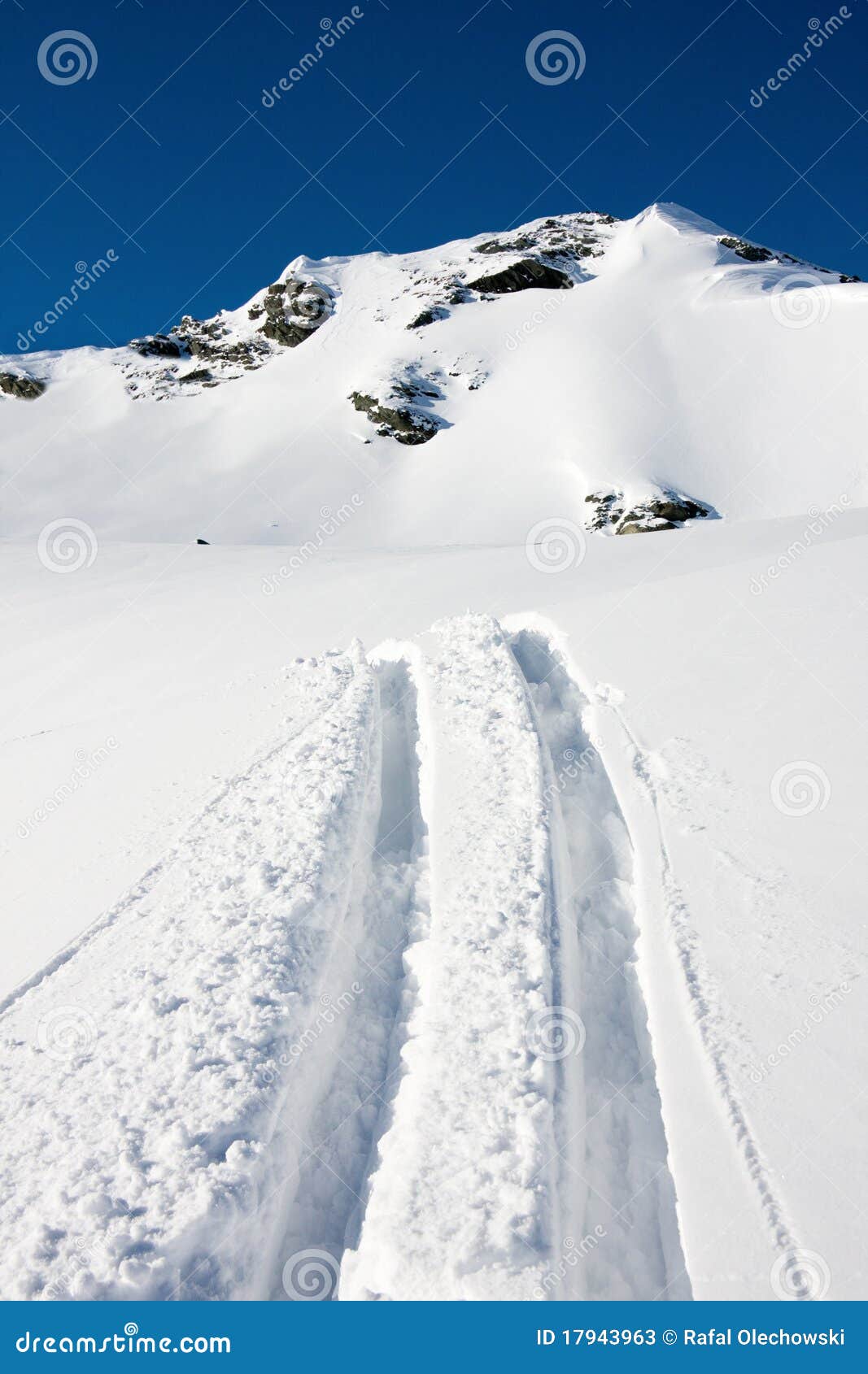 Ski tracks on a mountain stock image. Image of powder - 17943963
