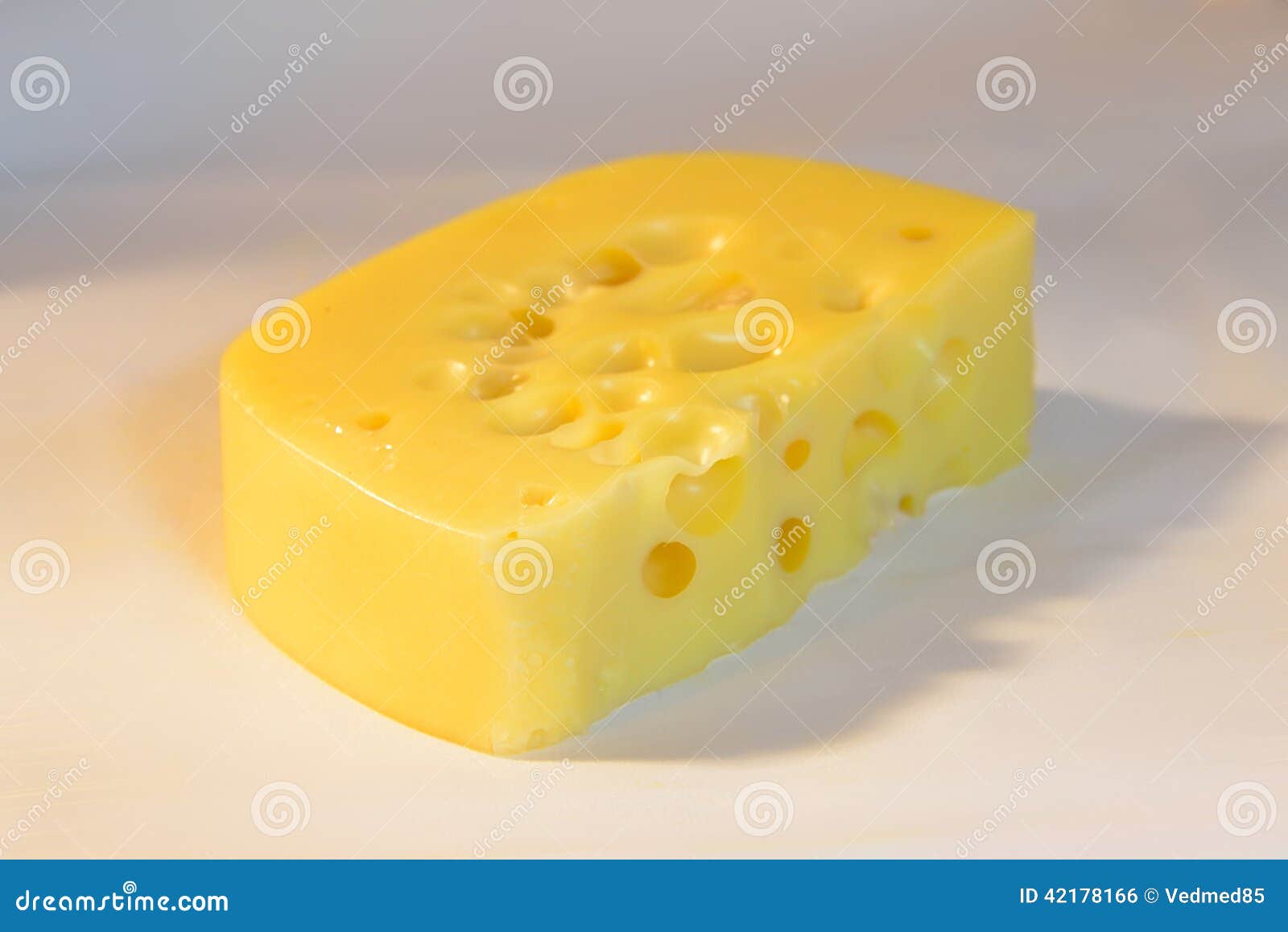 Skinande ost arkivfoto. Bild av holländare, stycke, marknad - 42178166