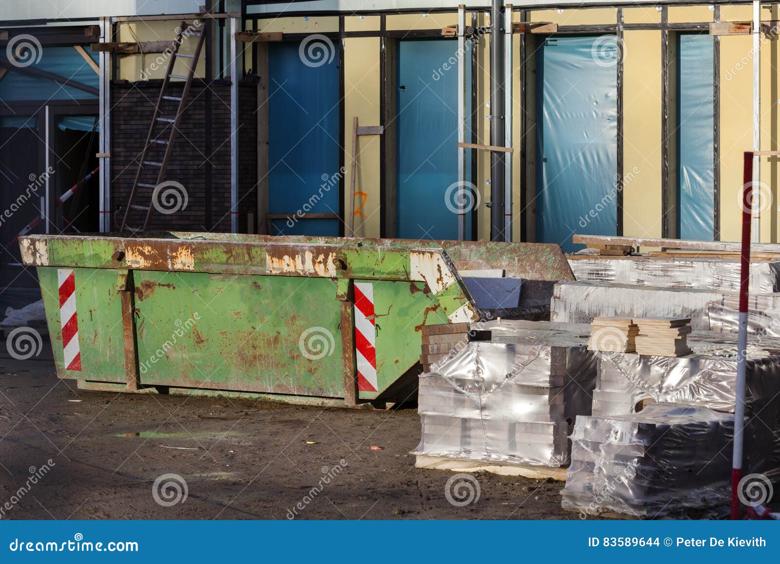 Skip Construction Site Stock Photos - Download 477 Royalty Free Photos