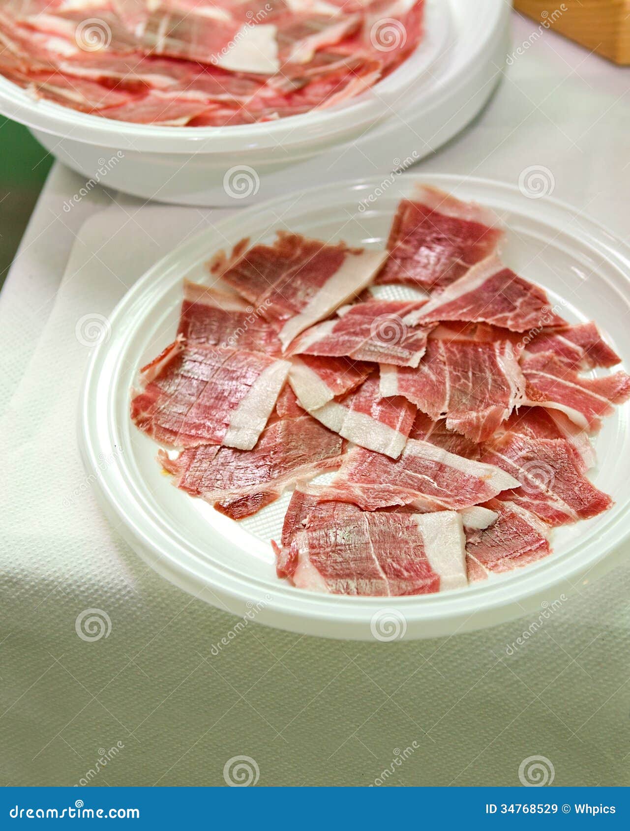 Skivor Av Spansk Serranoskinka Fotografering för Bildbyråer - Bild av ...
