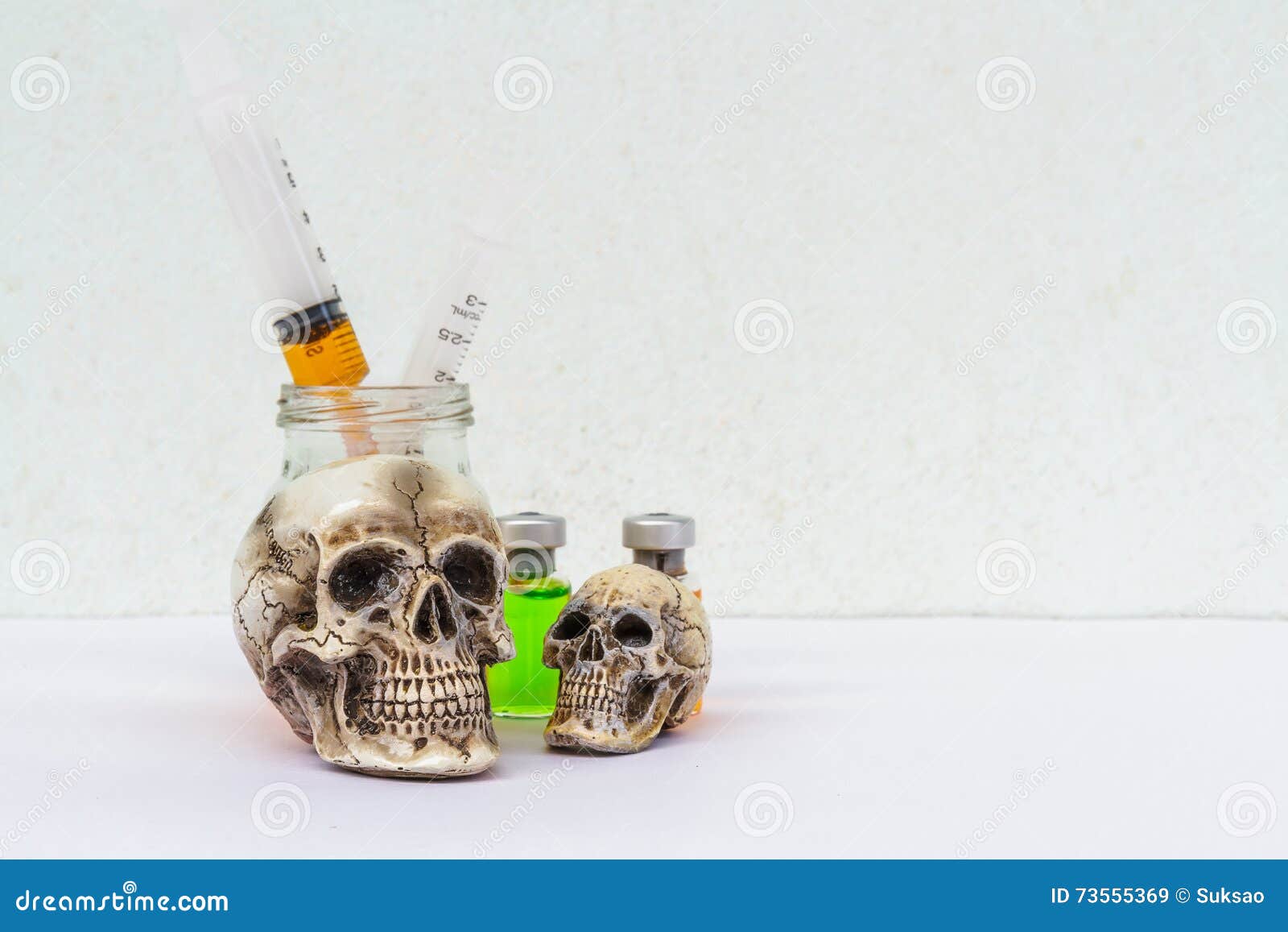 Skull and syringe stock image. Image of injection, heroin - 73555369