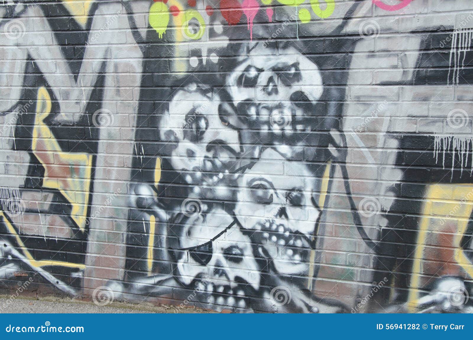 Skulls in graffiti art editorial photography. Image of painted - 56941282