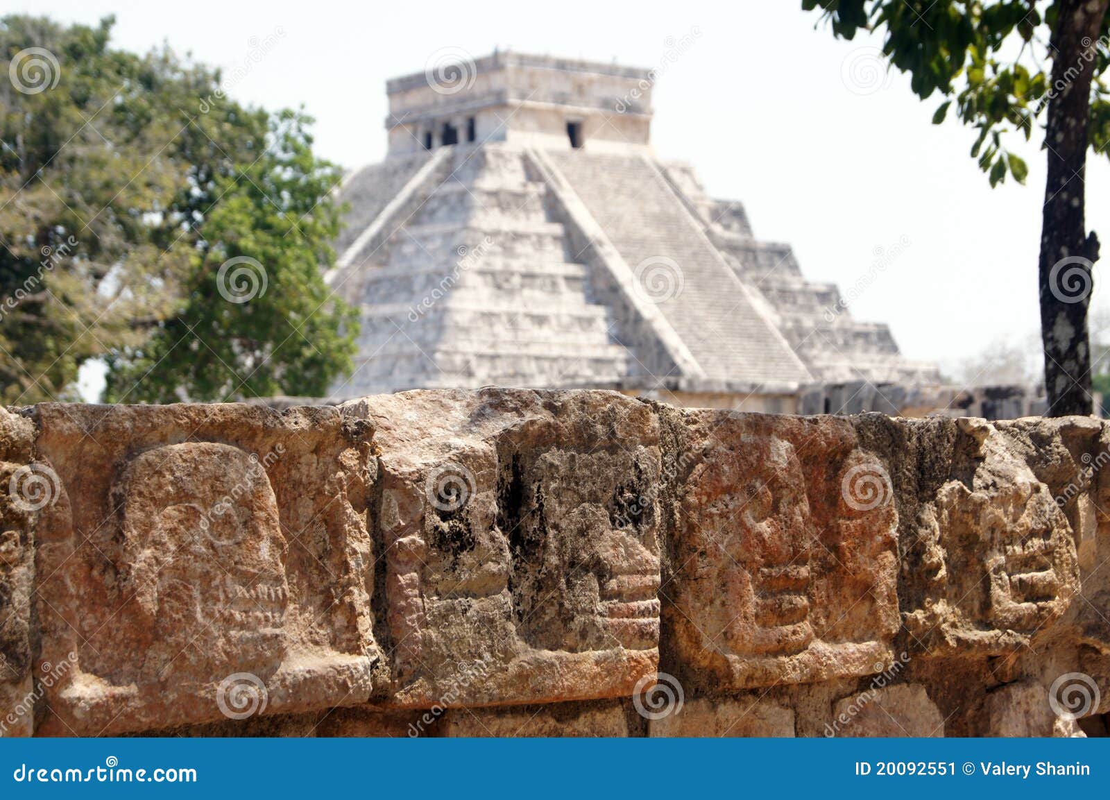 Skulls and pyramid stock image. Image of sacrifice, chichen - 20092551
