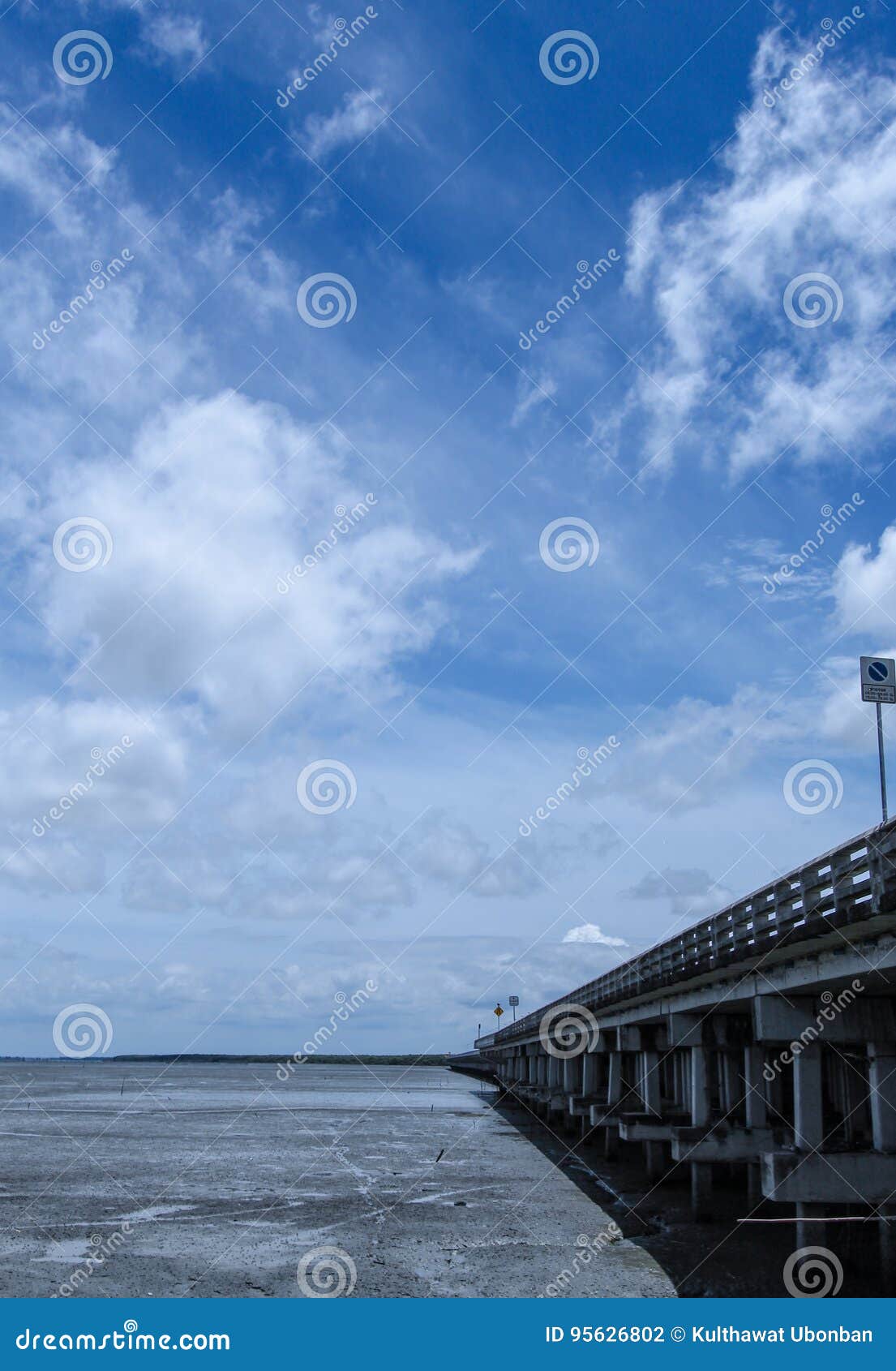 Sky Blue Indigo White Cloud, Deep Blue Sky Stock Photo - Image of cloud ...