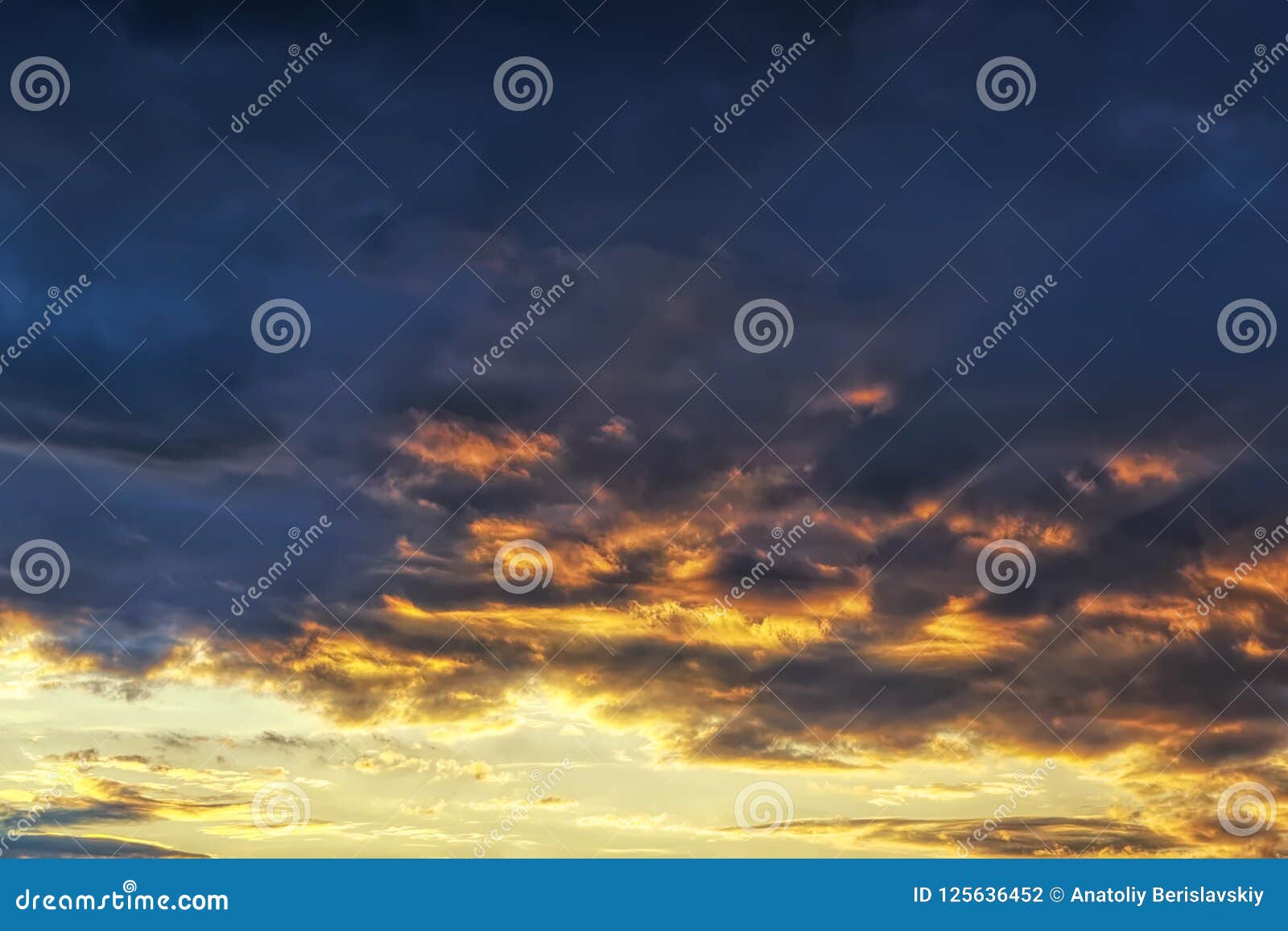 Dramatic Sky at Sunset before the Storm Stock Photo - Image of dawn ...