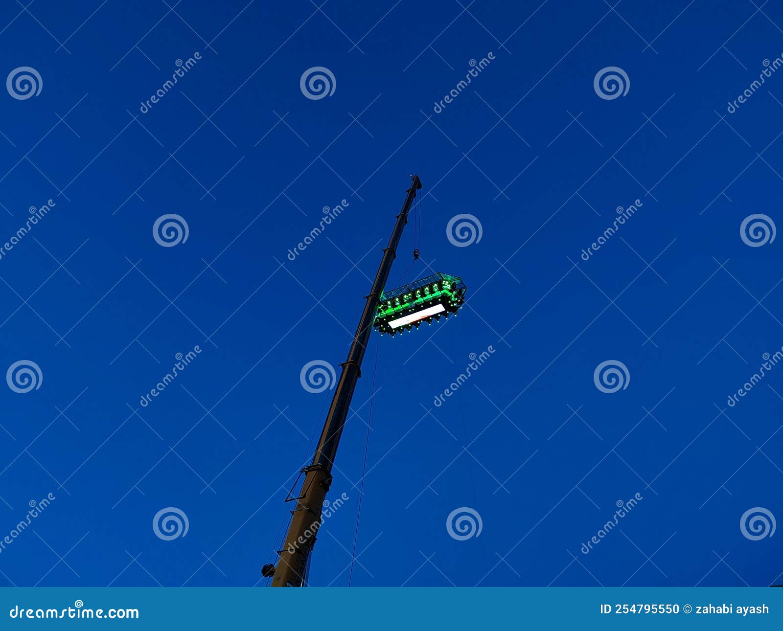 Sky Dining, Dinner in the Sky Resturent Editorial Image - Image of ...