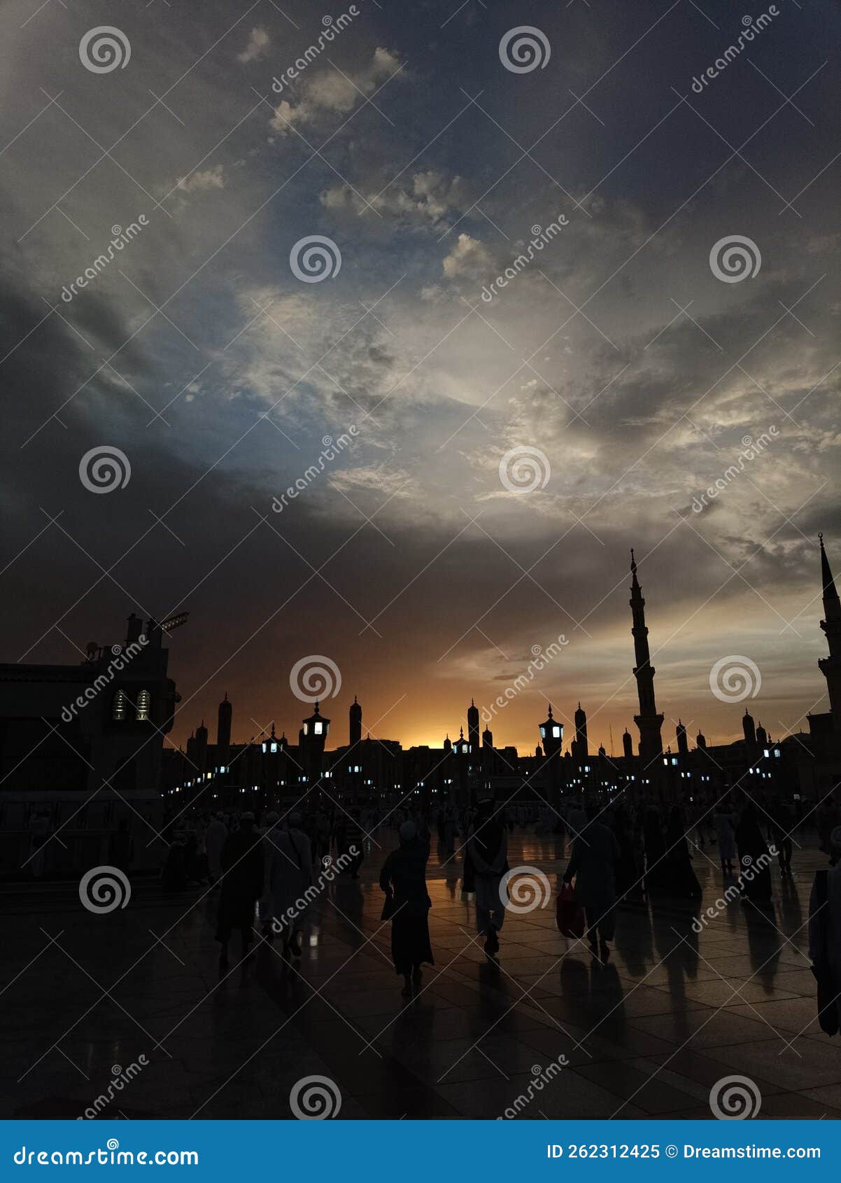 Sky dusk skyline evening stock image. Image of sunlight - 262312425