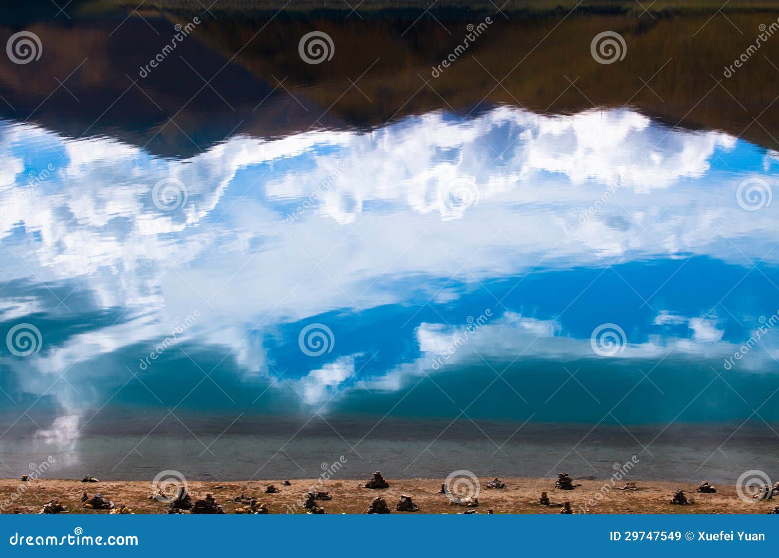 Sky S Reflection of Yamzho Yumco Stock Image - Image of nagarzaordf ...
