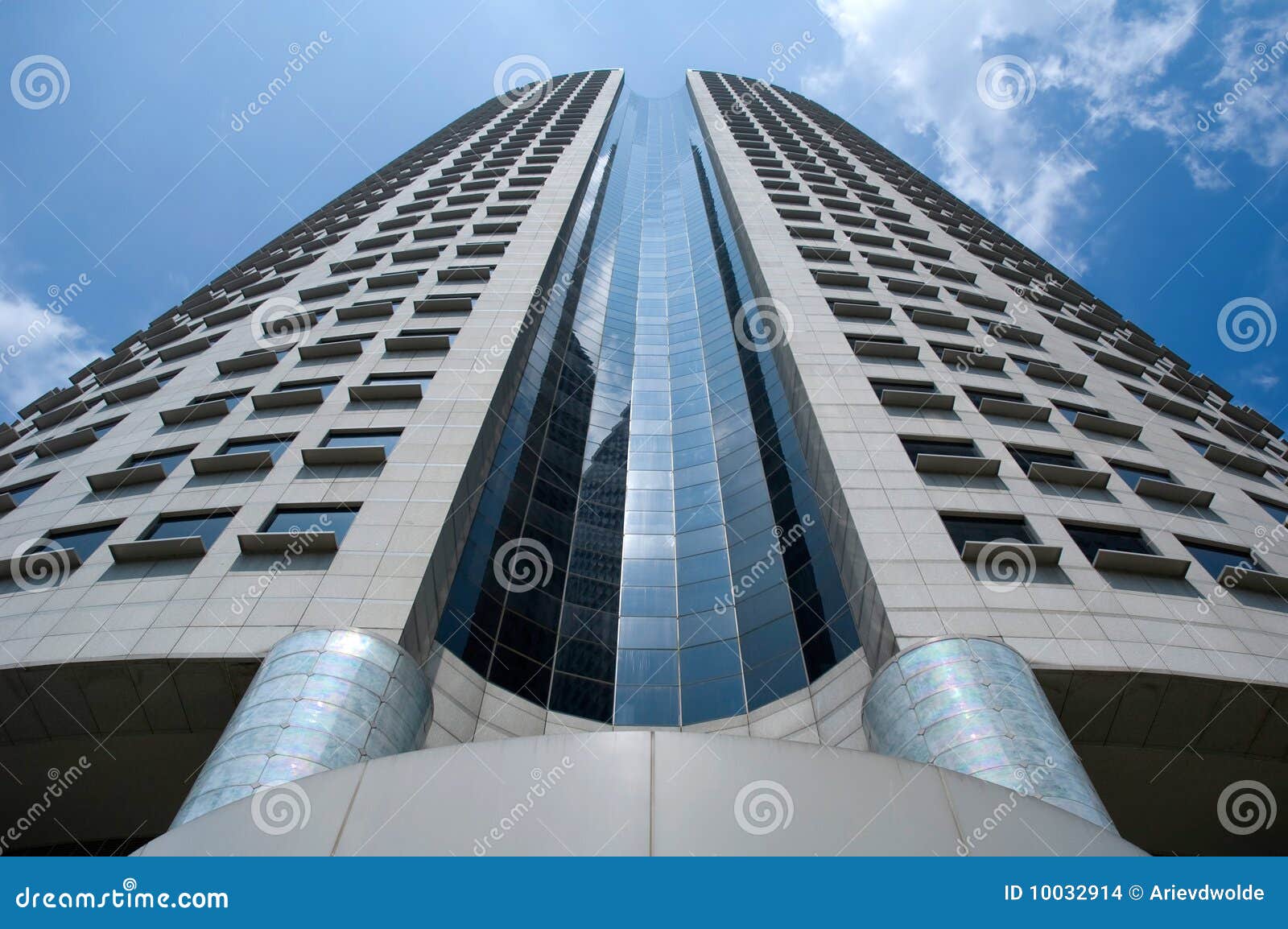 A Sky-scrapper in Singapore Stock Photo - Image of architectures, blue ...