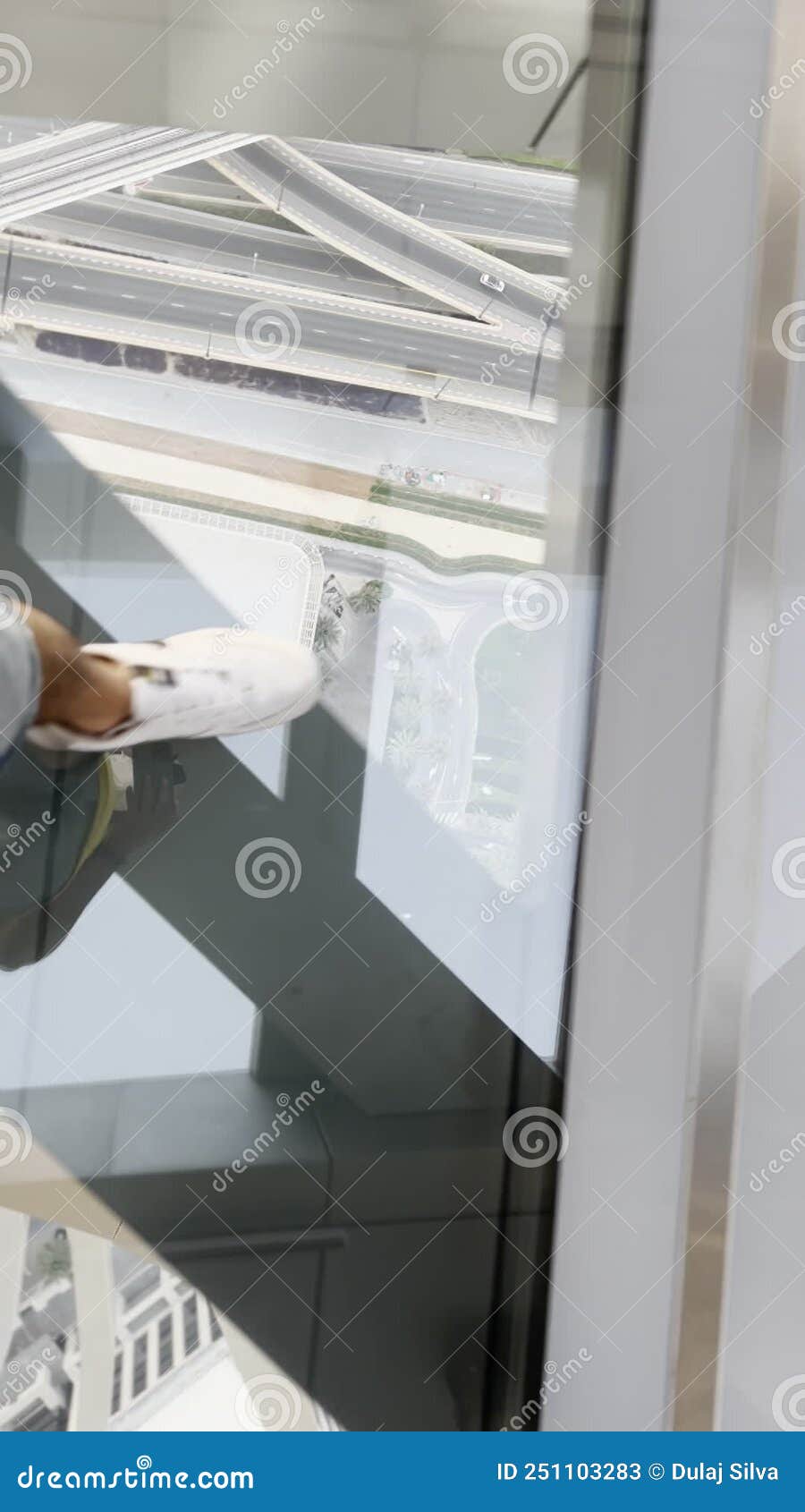 Sky Walk ,sky Edge Sky Slide in Dubai Mall. I is a Great Experience ...