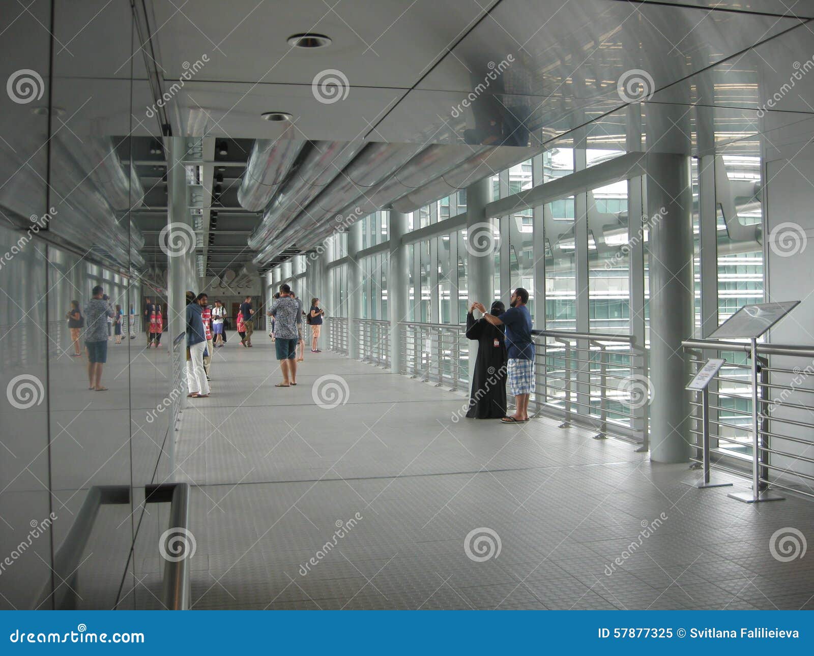 Skybridge Do Interior, Torres De Petronas, Kuala Lumpur Imagem ...