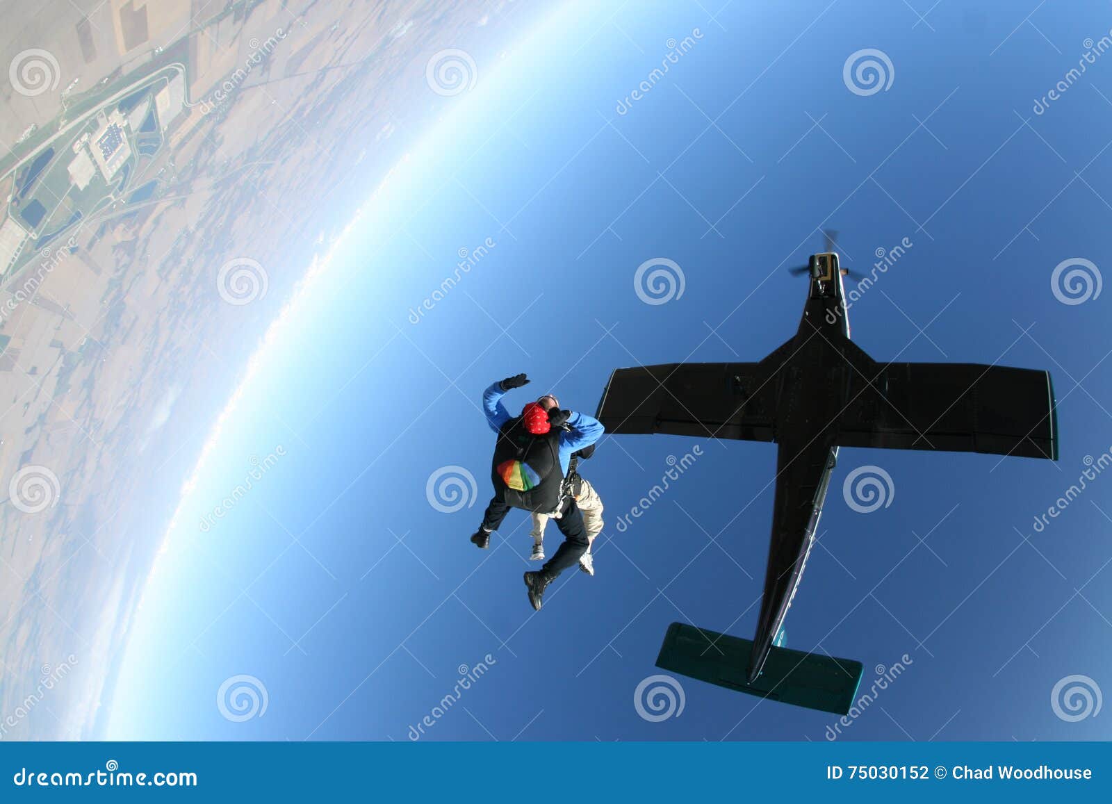 Skydive Freefall editorial photography. Image of tandem - 75030152