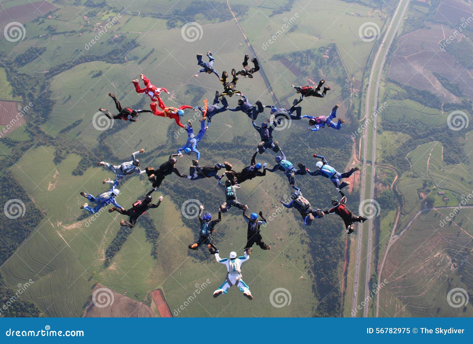 Skydiving Big Group Formation Stock Image - Image of ecstasy, blue ...