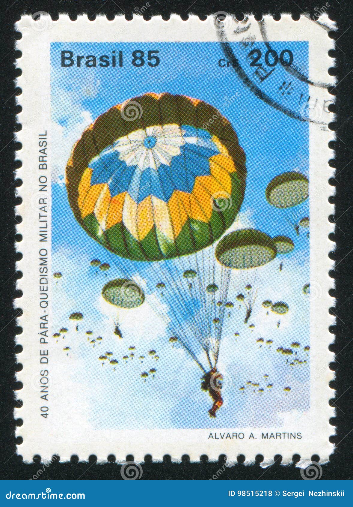 Skydiving editorial stock photo. Image of jump, brazil - 98515218