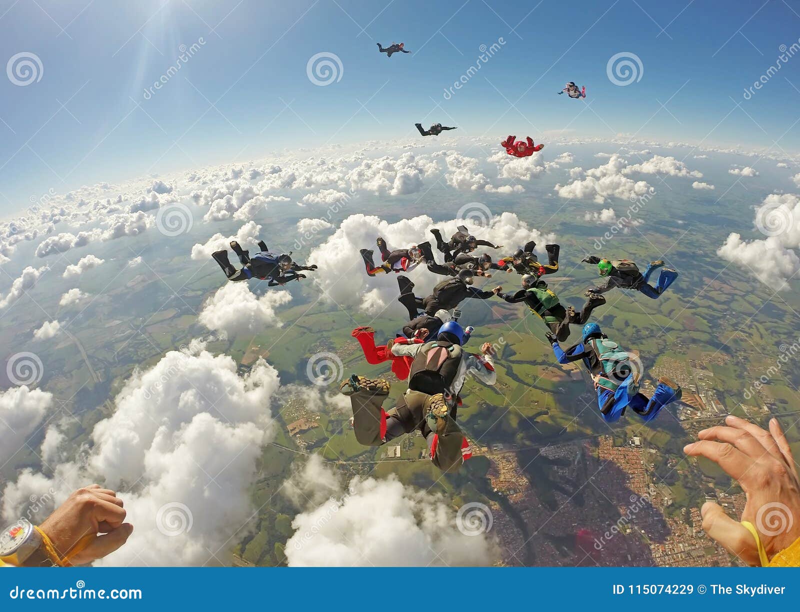 Skydiving group formation editorial stock image. Image of point - 115074229