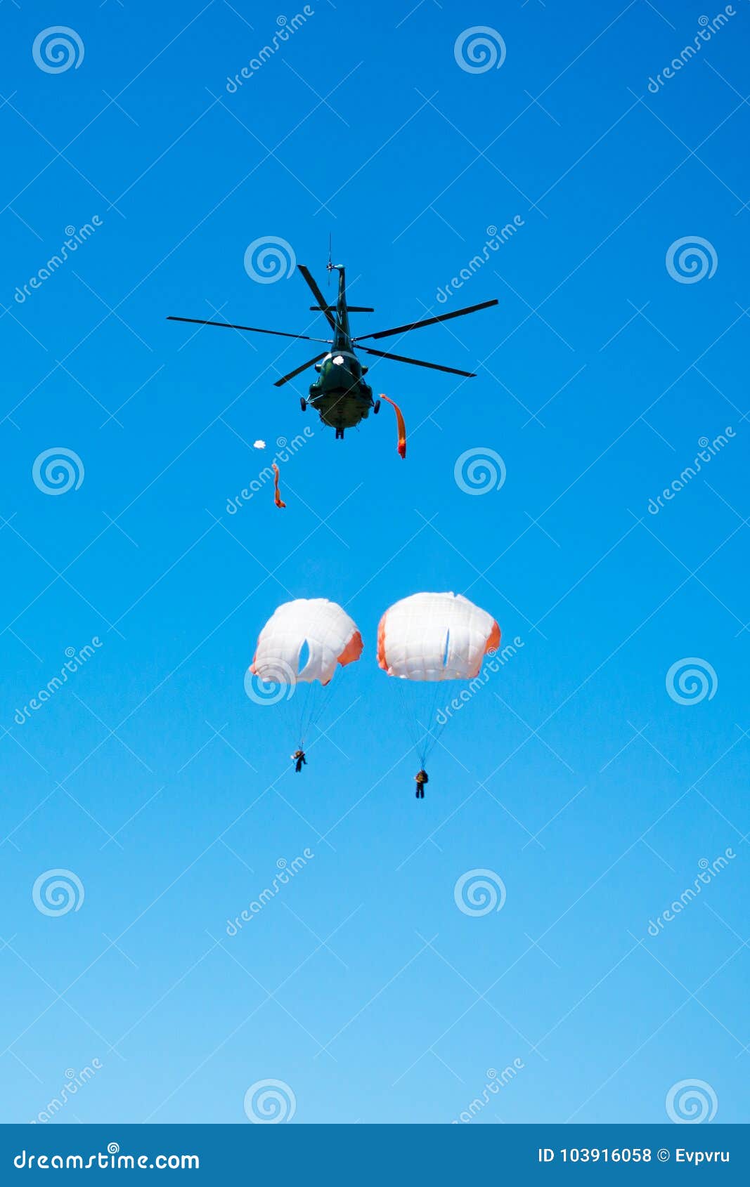Skydiving with a Helicopter Stock Photo - Image of extreme, height ...