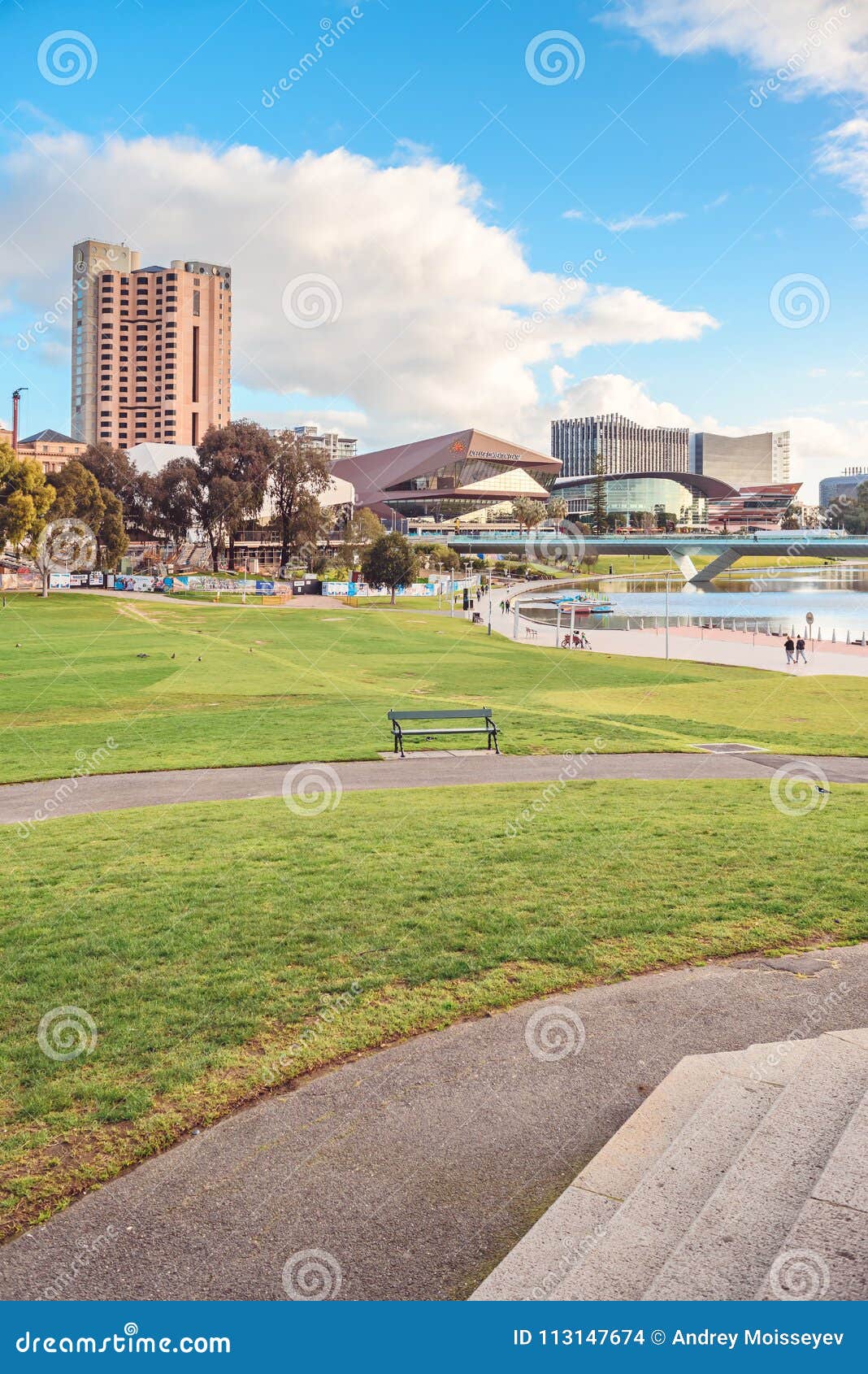 Skyline Da Cidade De Adelaide Vista Da Rotunda Imagem de Stock ...