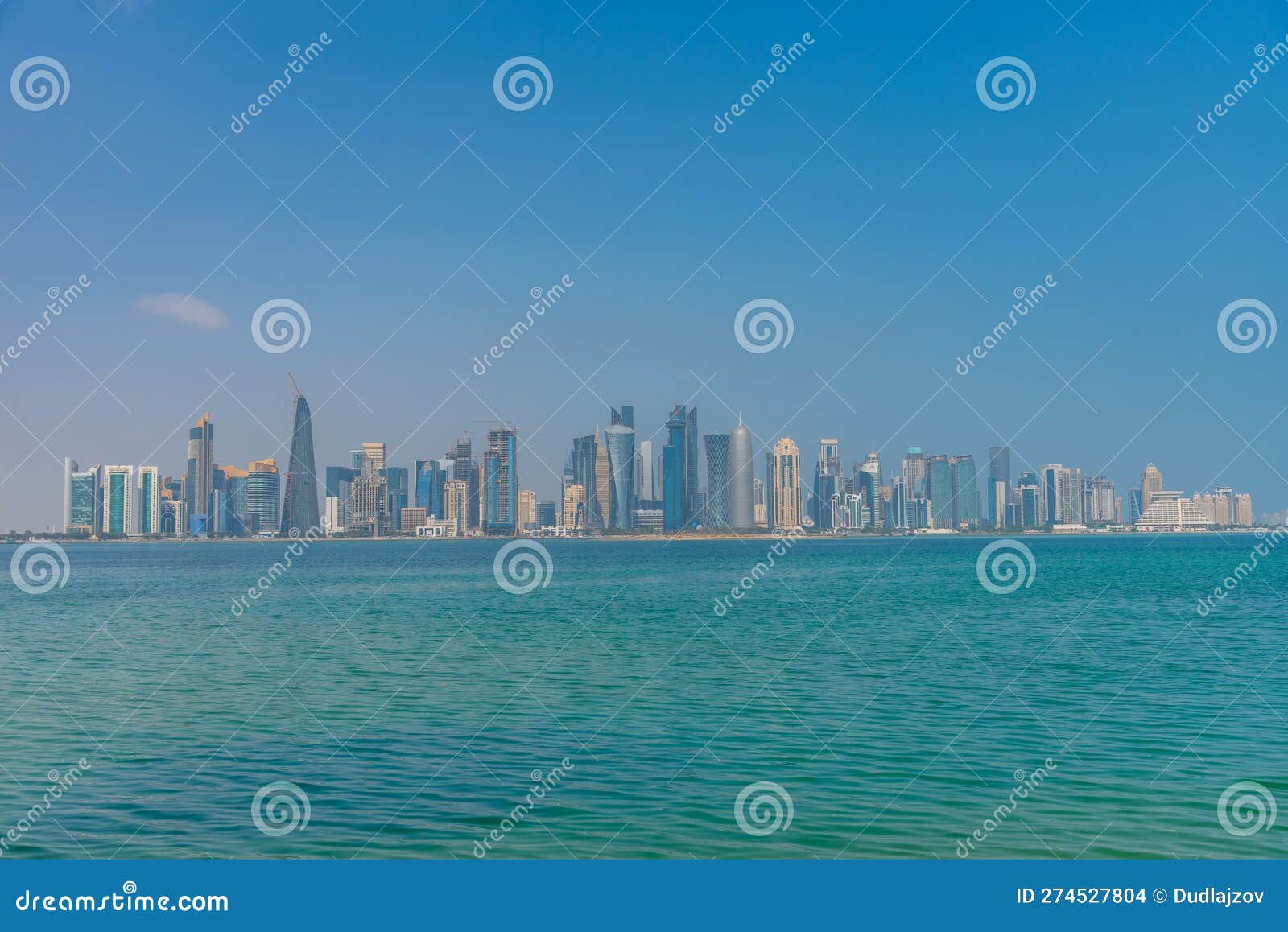 Skyline De Doha La Capitale Du Qatar Photo stock - Image of ...