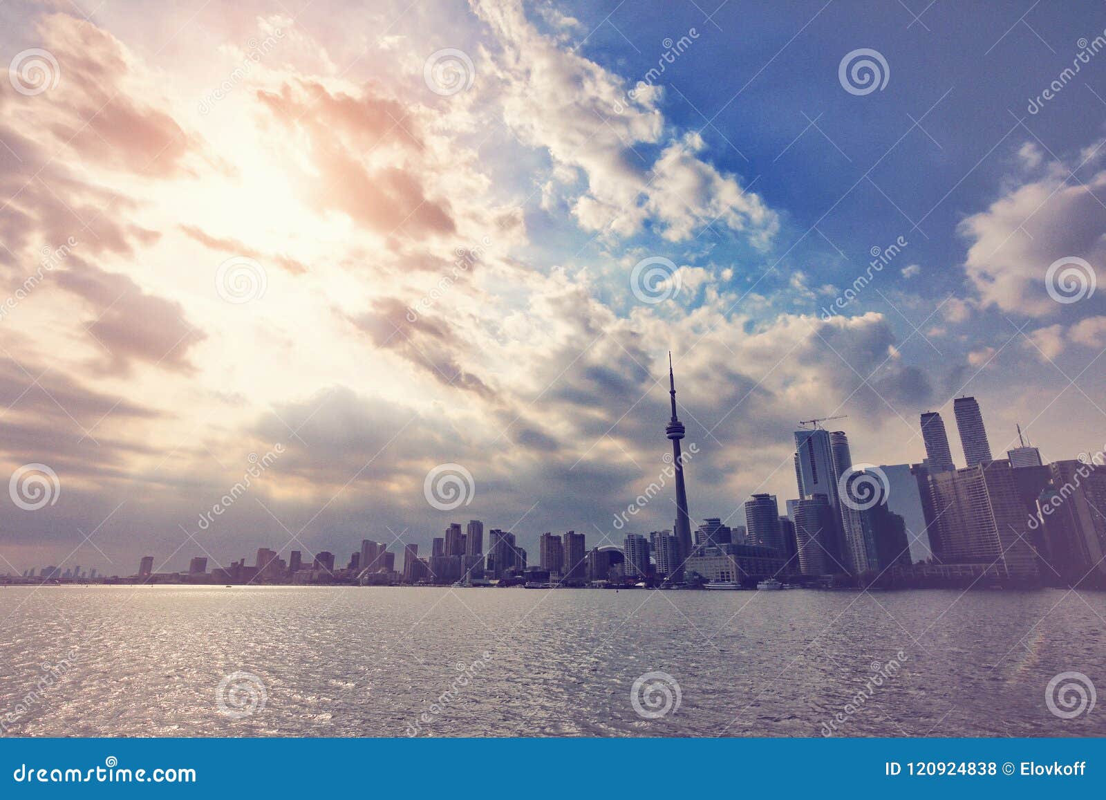 Skyline De Toronto Do Lago Ontario Foto de Stock - Imagem de banco ...