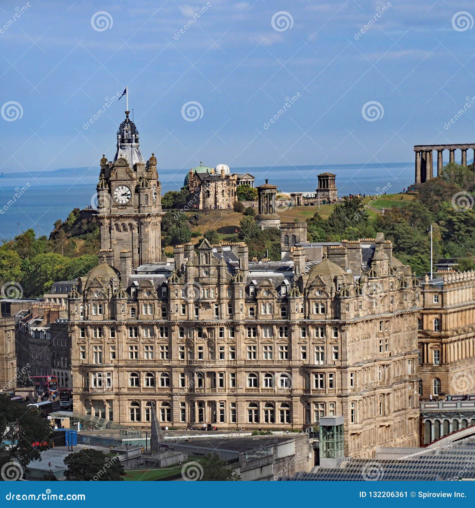 Skyline Do Monte Do Centro De Edimburgo E De Calton Imagem de Stock ...
