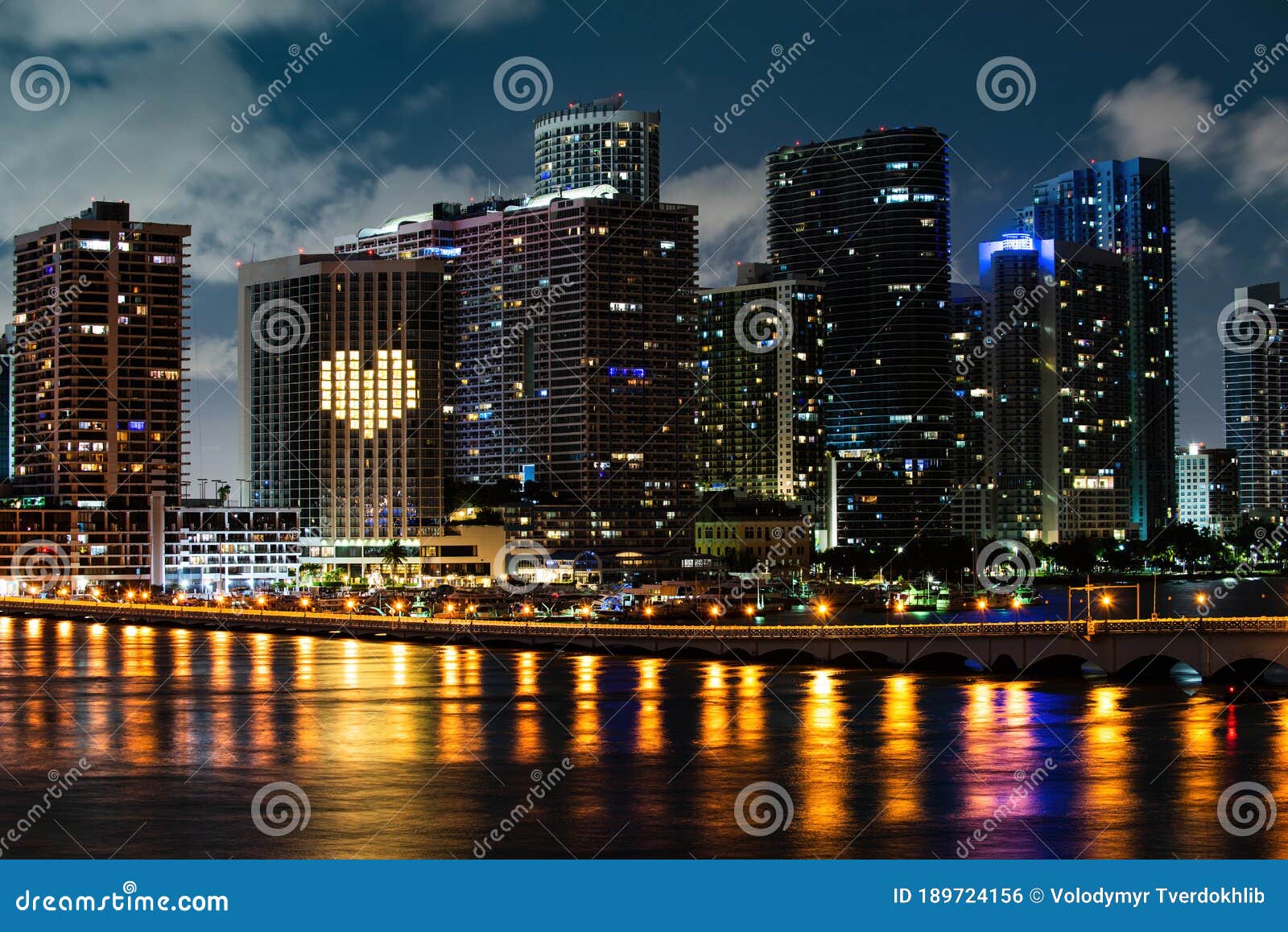 Skyline of Miami Biscayne Bay Reflections, High Resolution. Miami ...