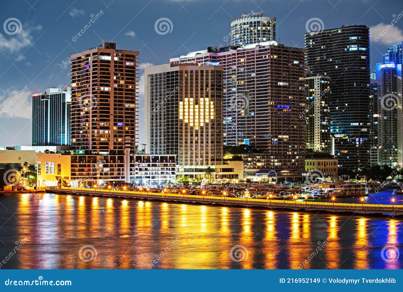 Skyline of Miami Biscayne Bay Reflections, High Resolution. Miami ...