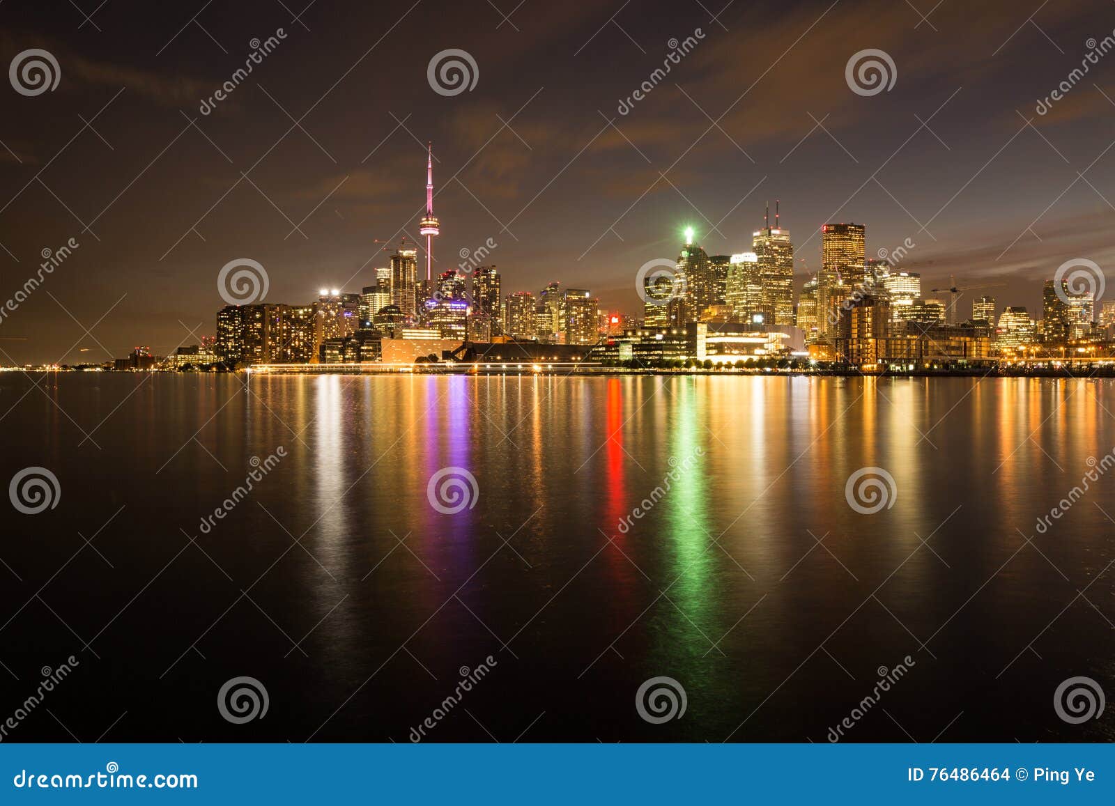 Skyline Toronto editorial stock image. Image of fall - 76486464