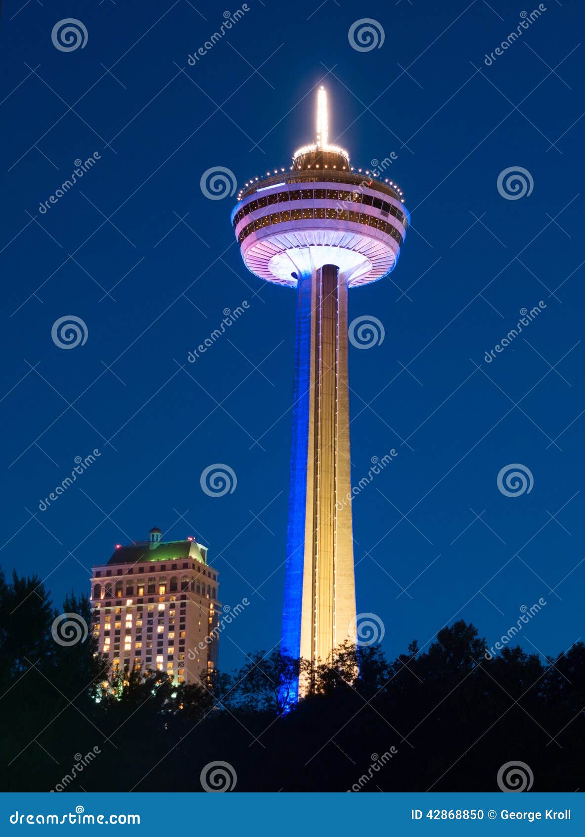 Skylon Tower Niagara Falls editorial image. Image of niagara - 42868850