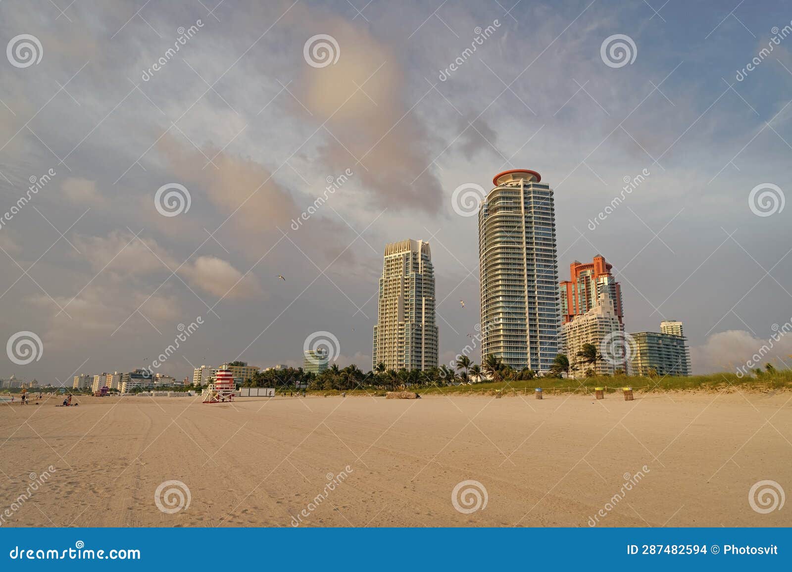 Skyscraper Building Architecture in Florida Beach. Skyscraper Building ...