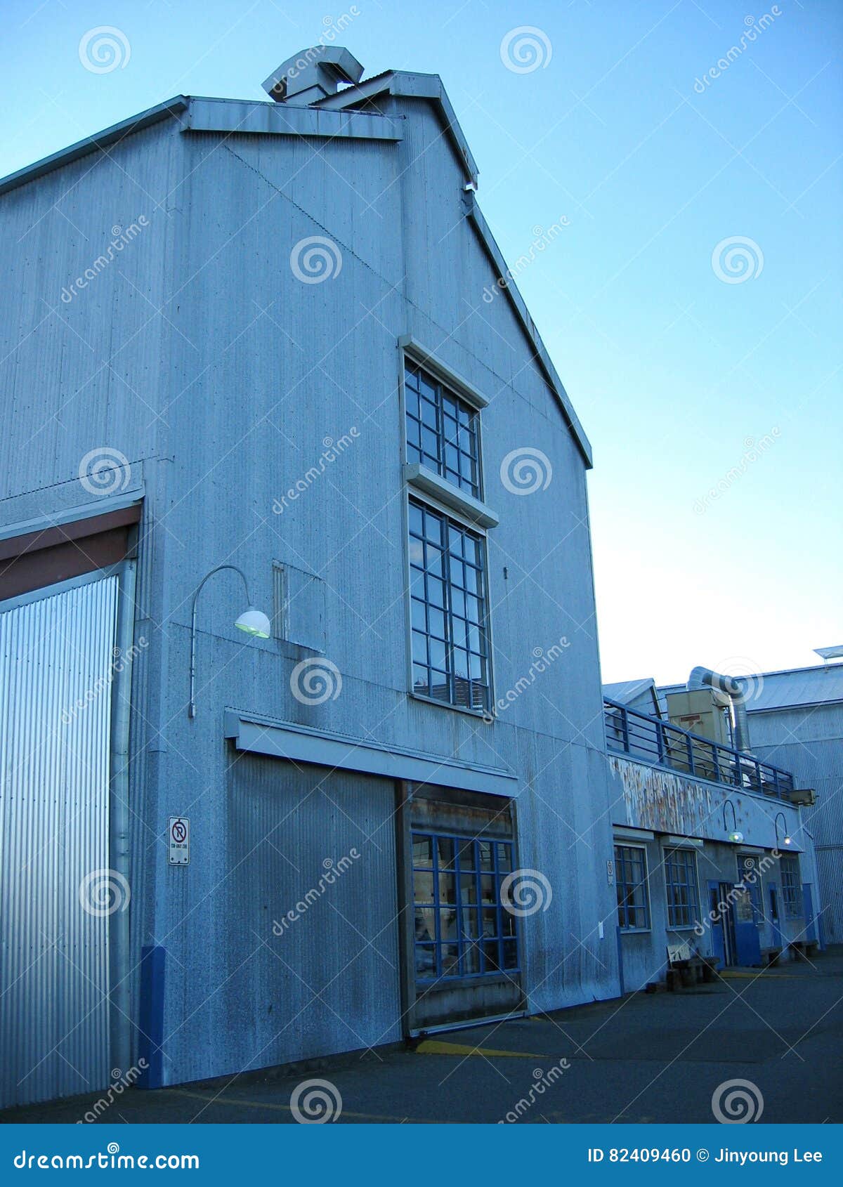 Skyscraper stock photo. Image of financial, window, architecture - 82409460