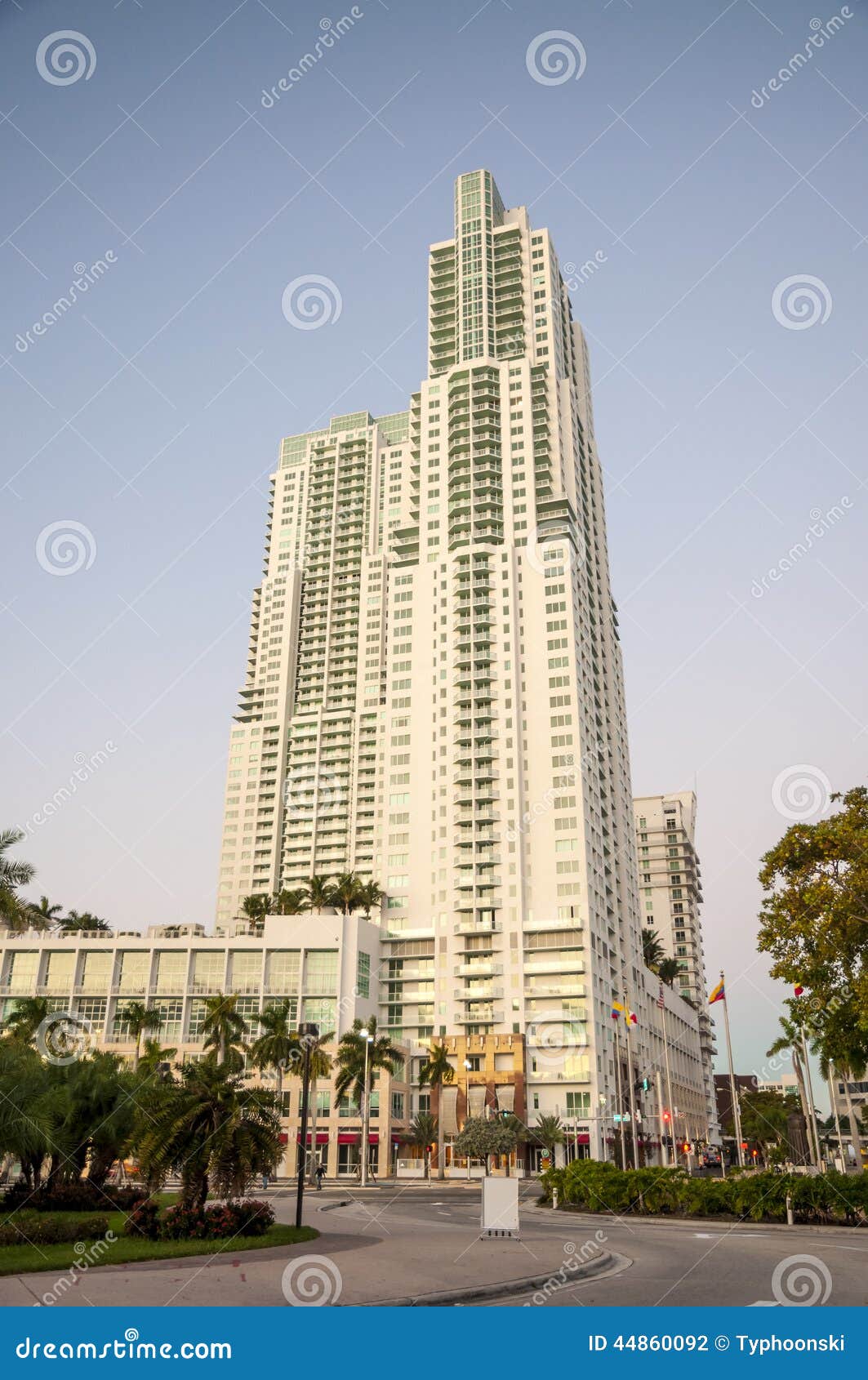 Skyscraper in Miami Downtown Editorial Photography - Image of downtown ...