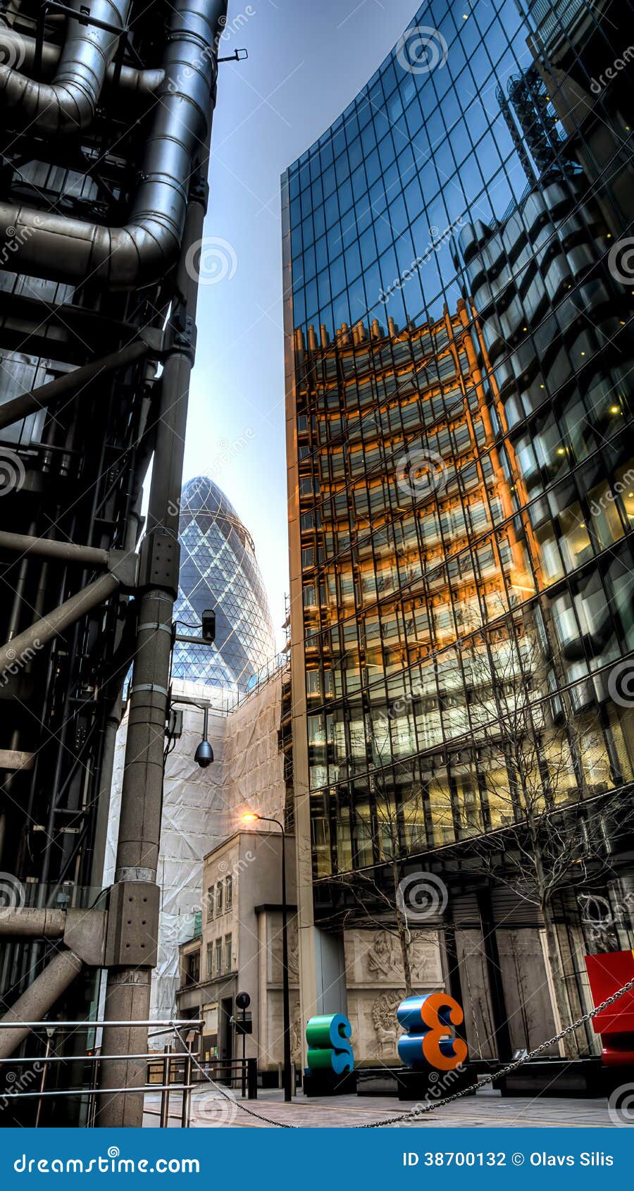 Skyscraper Reflections editorial photography. Image of buildings - 38700132