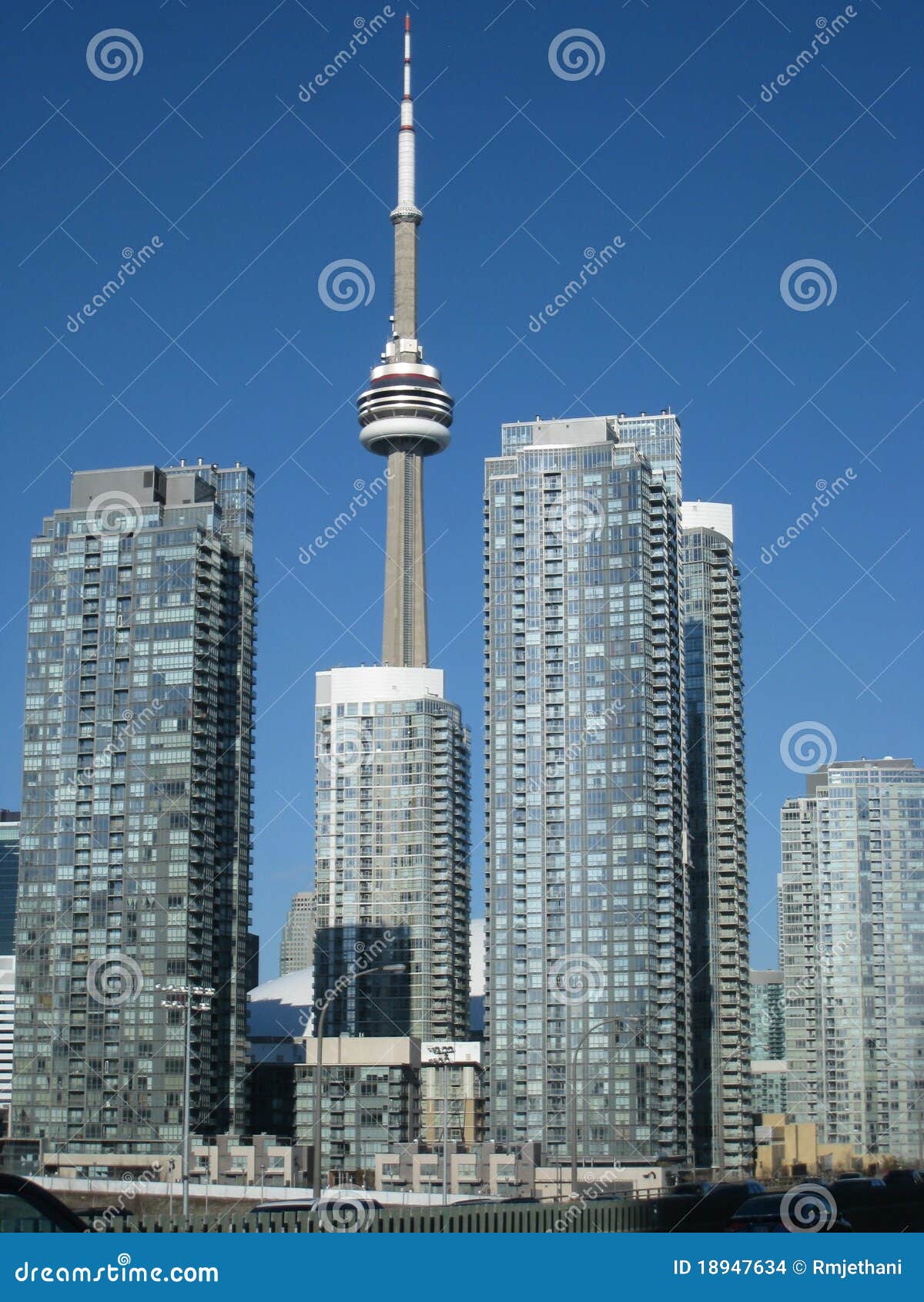 Skyscraper in Toronto stock photo. Image of scraper, downtown - 18947634